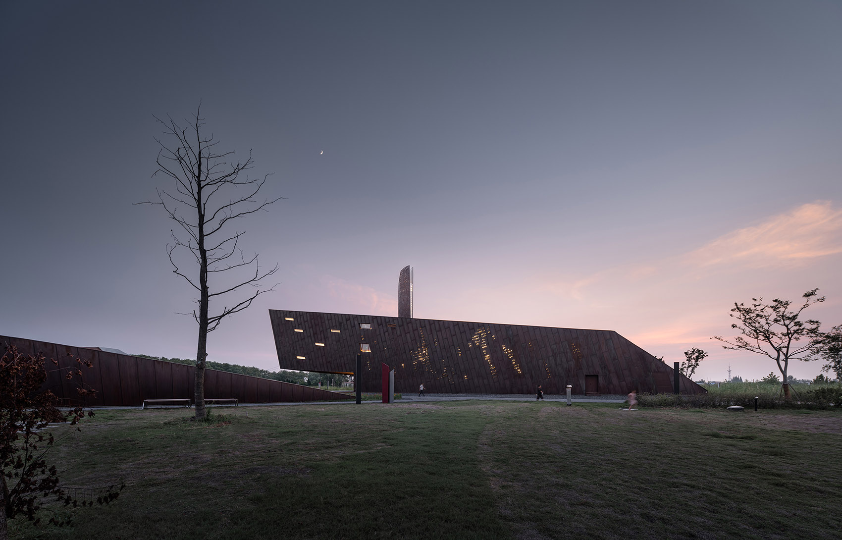 Yangtze River Crossing Campaign Memorial Park by Atelier Zhou Ling - 谷德设计网