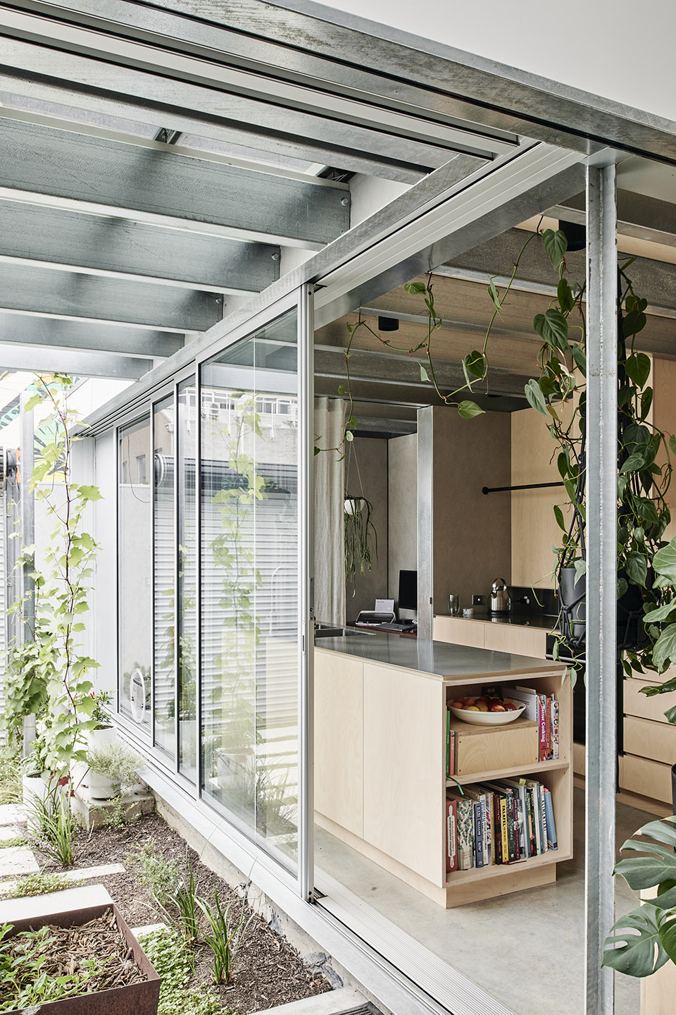 That Old Chestnut House by FIGR Architecture and Design - 谷德设计网