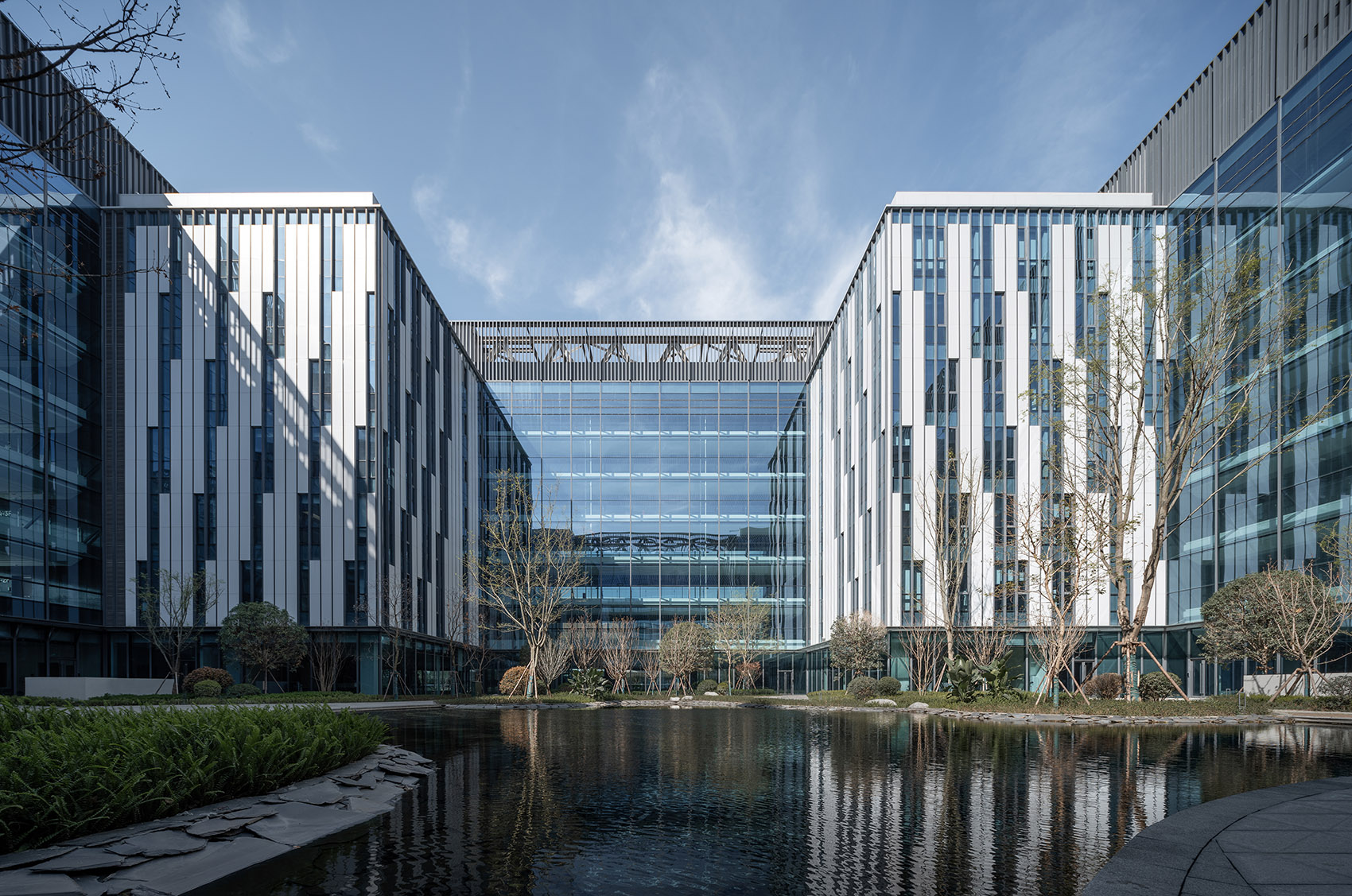 The Hikvision Chengdu Technology Park, China by ECADI - 谷德设计网