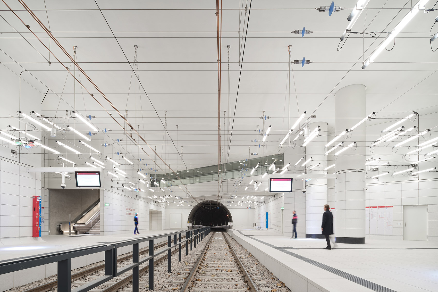 Light Rail Tunnel Karlsruhe by allmannwappner - 谷德设计网
