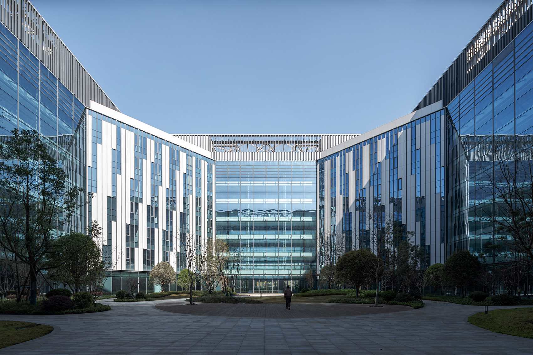 The Hikvision Chengdu Technology Park, China by ECADI - 谷德设计网