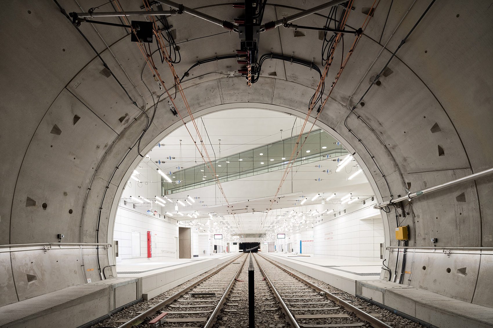 Light Rail Tunnel Karlsruhe by allmannwappner - 谷德设计网