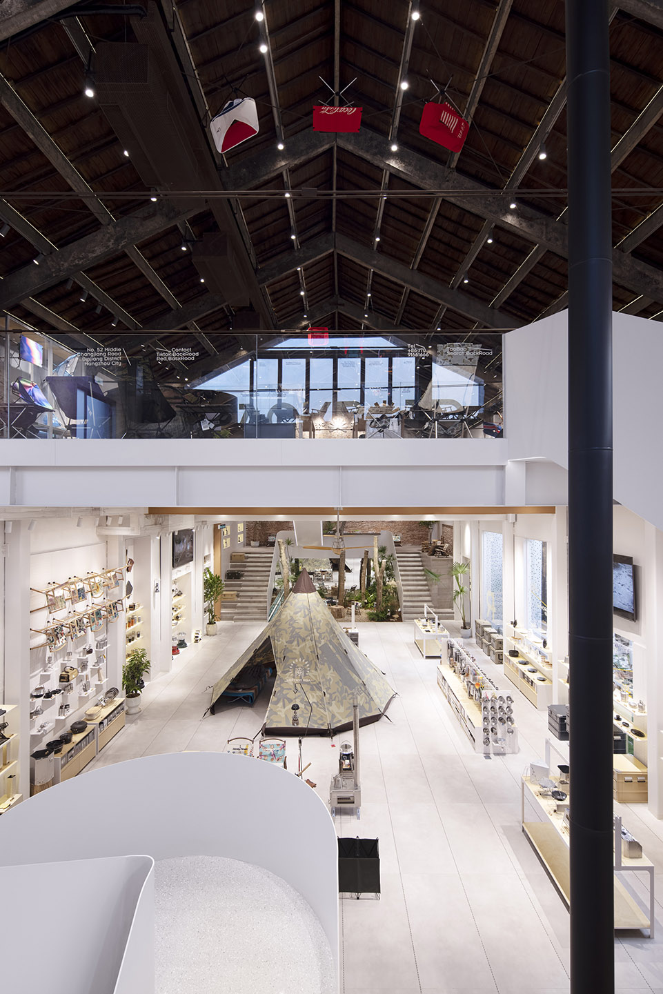 BACKROAD Outdoor collection shop by Hangzhou Guantang Interior Design ...