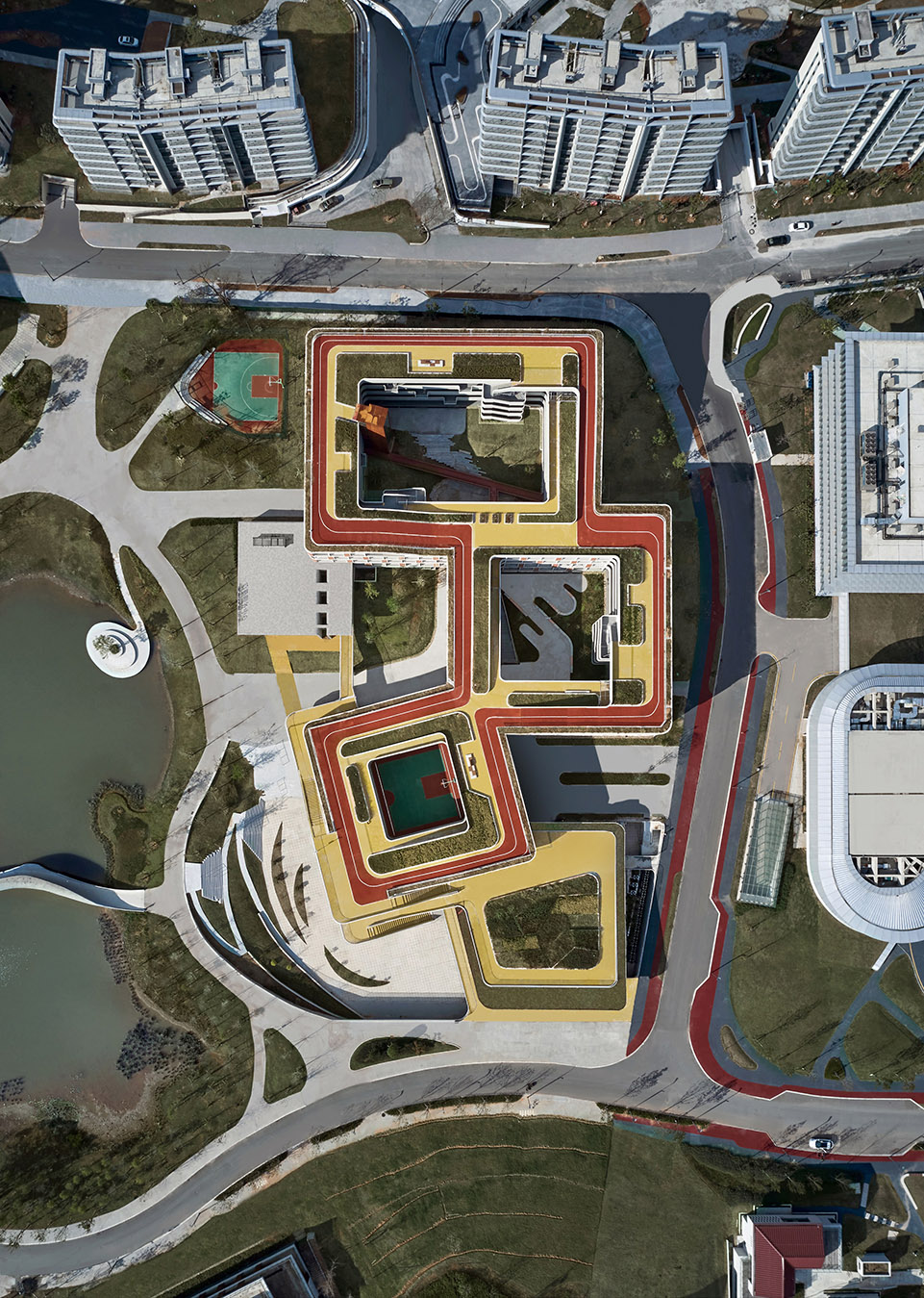 Student Community Center at Yangtze Delta Region Institute (Quzhou) of ...