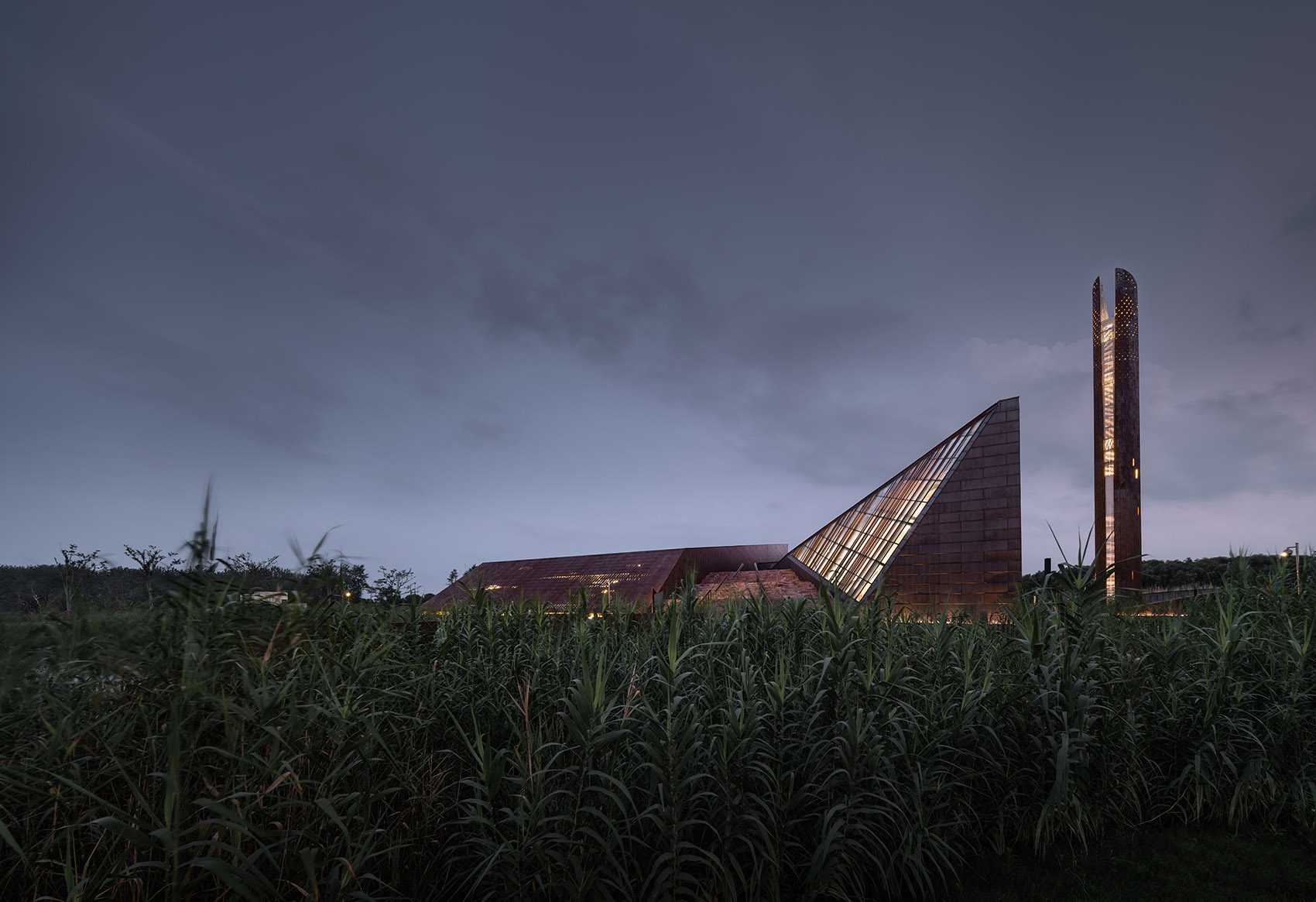 Yangtze River Crossing Campaign Memorial Park by Atelier Zhou Ling - 谷德设计网