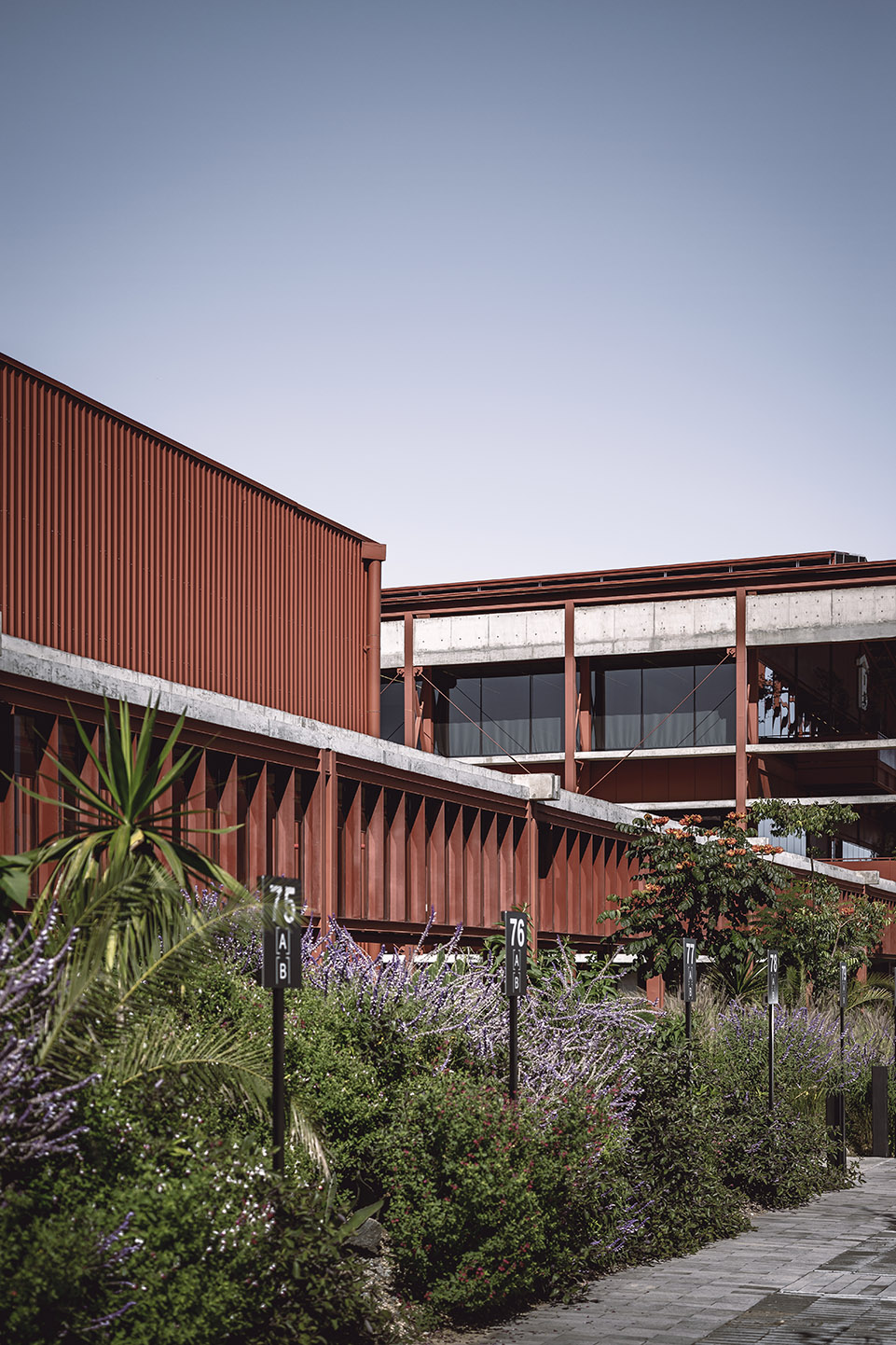 Campus CBG by Estudio MMX + Luis Campos - 谷德设计网