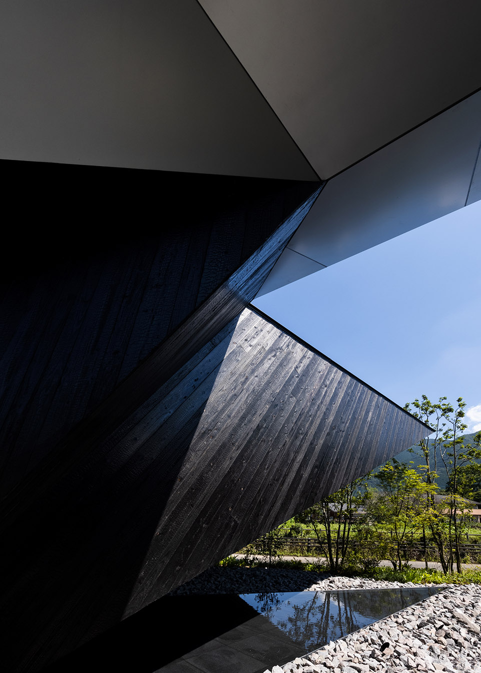 Comico Art Museum Yufuin Annex by Kengo Kuma and Associates - 谷德设计网