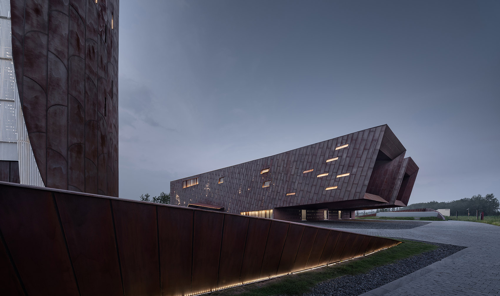 Yangtze River Crossing Campaign Memorial Park by Atelier Zhou Ling - 谷德设计网