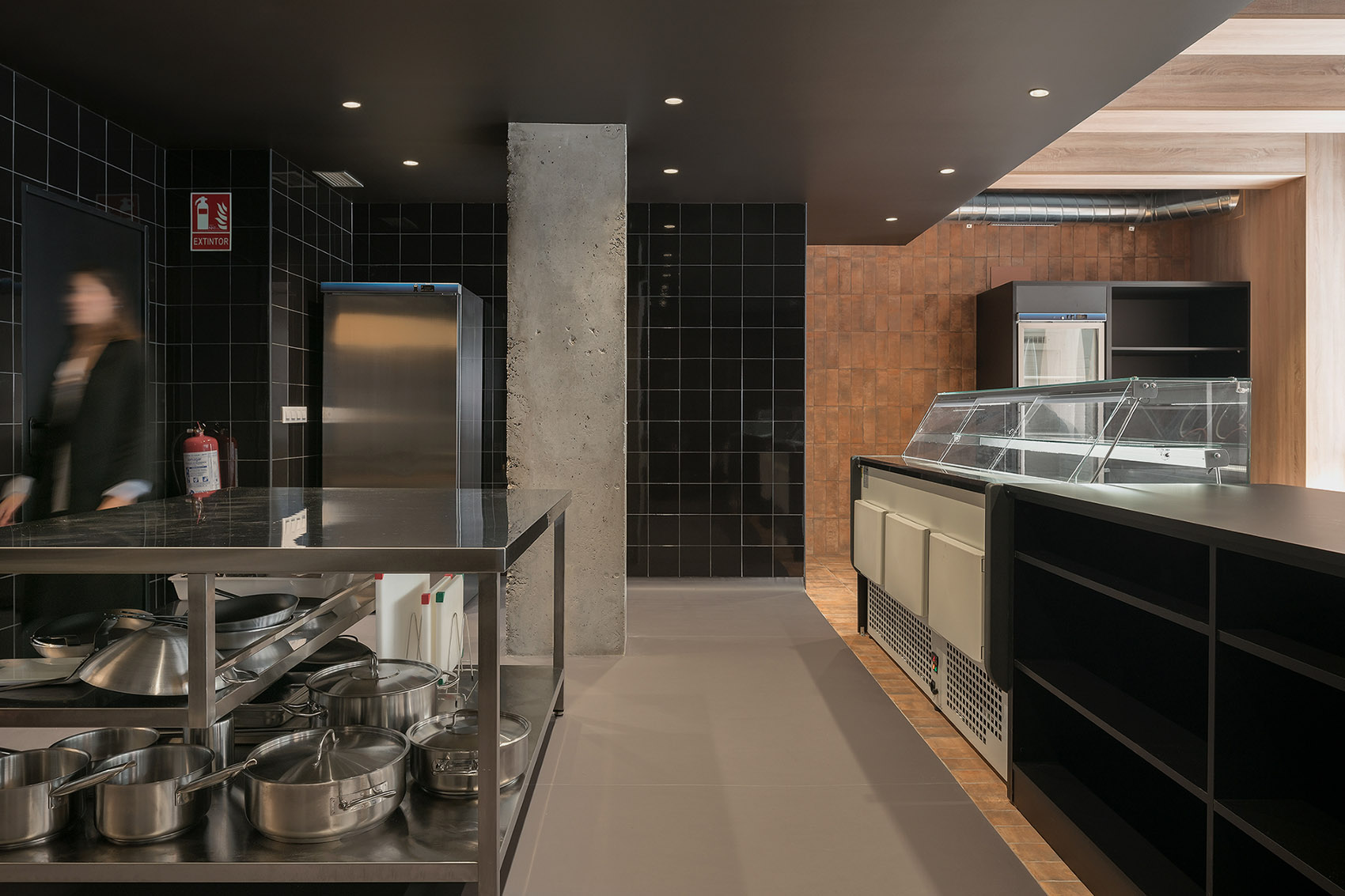 ”Homemade food to take away” by Nan Arquitectos - 谷德设计网