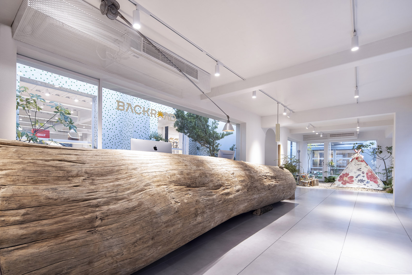 BACKROAD Outdoor collection shop by Hangzhou Guantang Interior Design ...