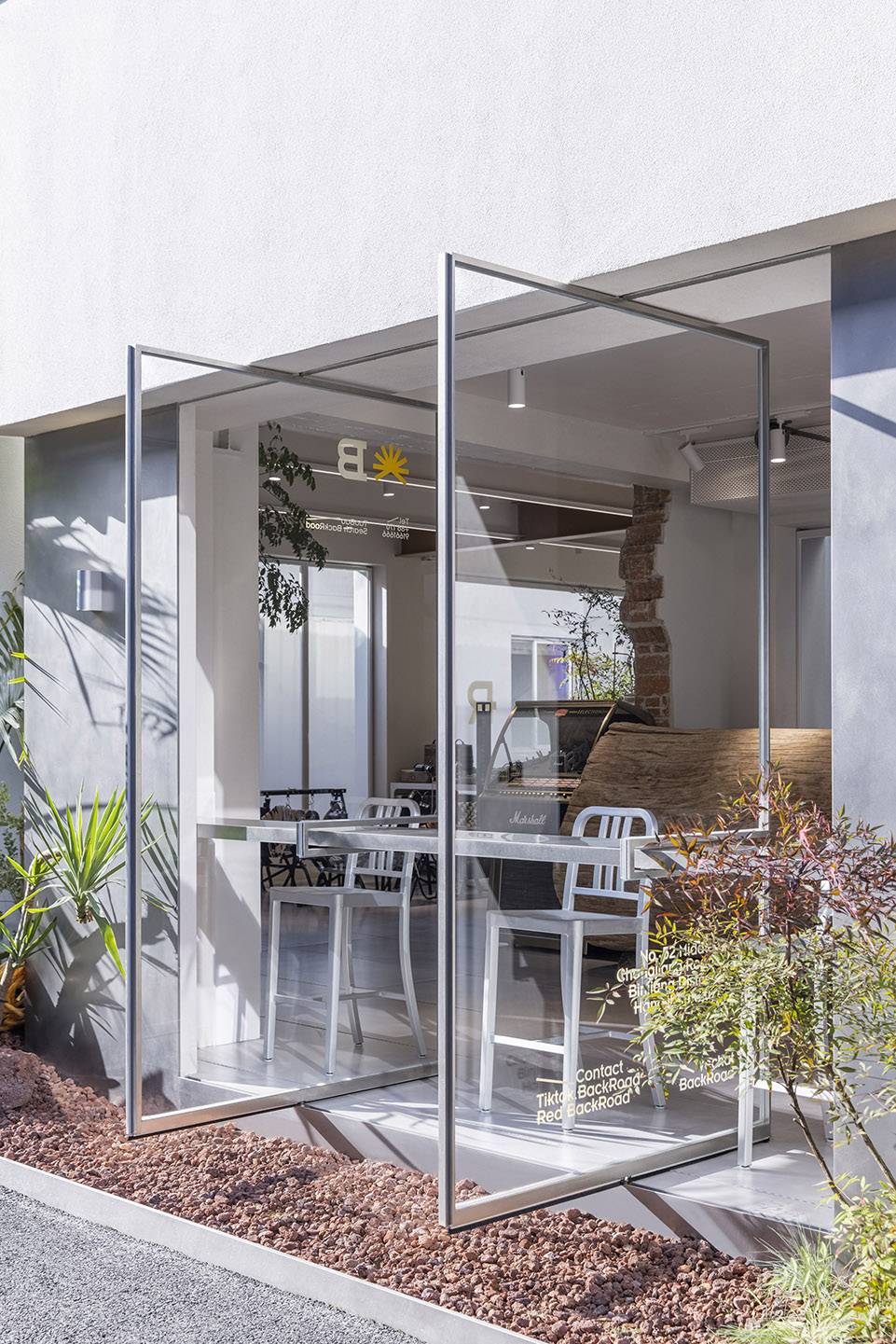 BACKROAD Outdoor collection shop by Hangzhou Guantang Interior Design ...