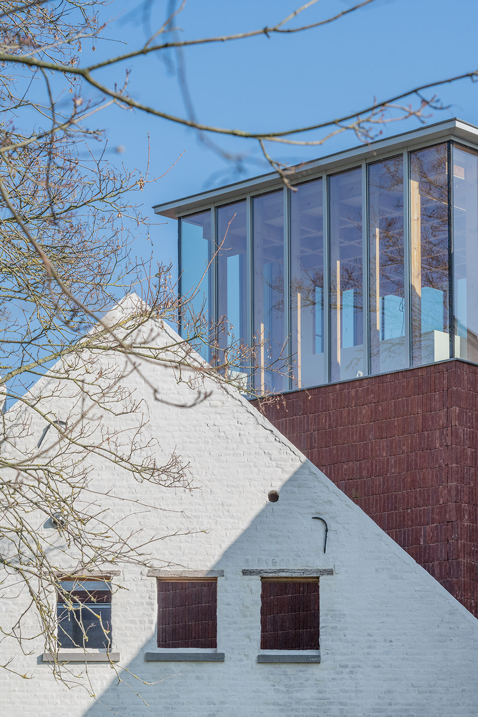 Hinge Farmhouse by Objekt Architecten - 谷德设计网