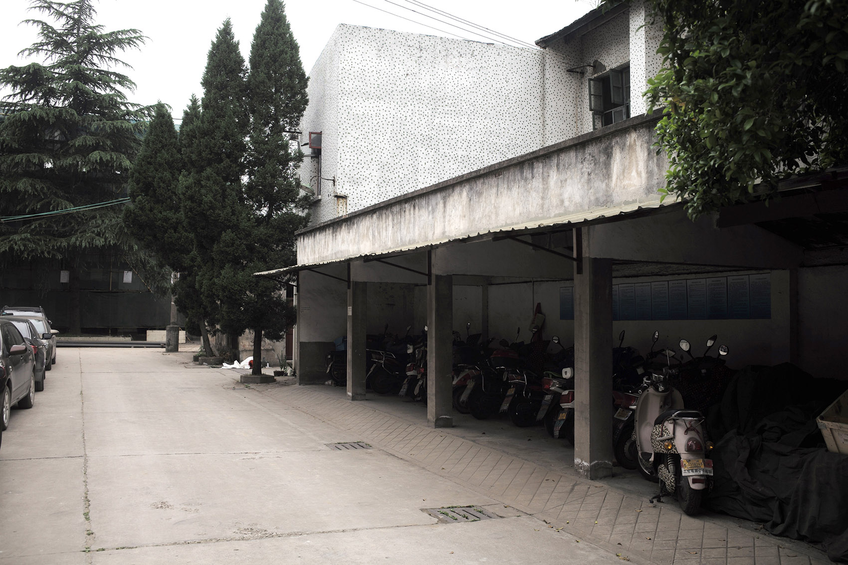 BACKROAD Outdoor collection shop by Hangzhou Guantang Interior Design ...