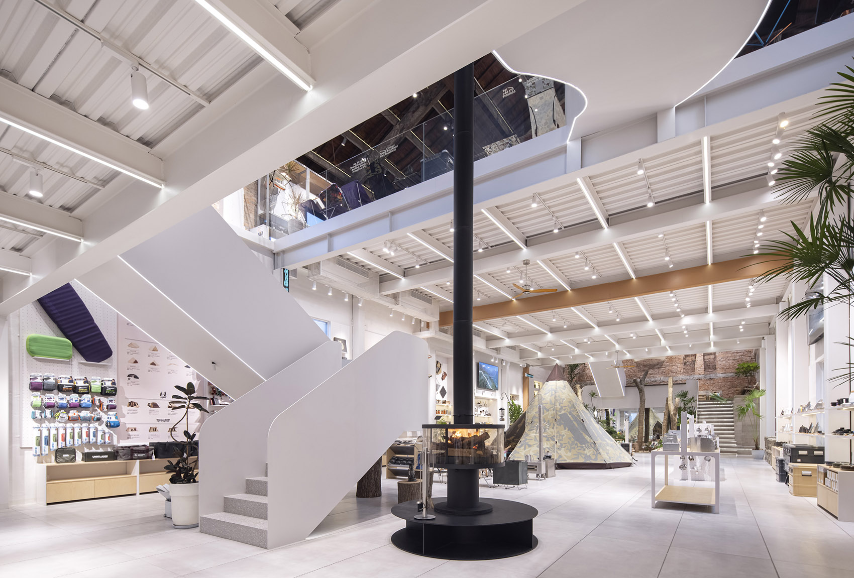 BACKROAD Outdoor collection shop by Hangzhou Guantang Interior Design ...