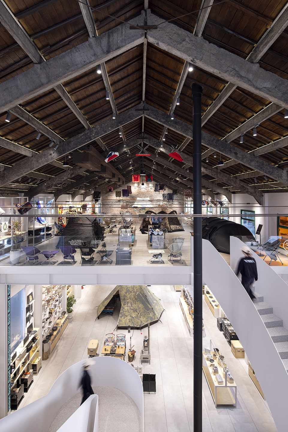 BACKROAD Outdoor collection shop by Hangzhou Guantang Interior Design ...