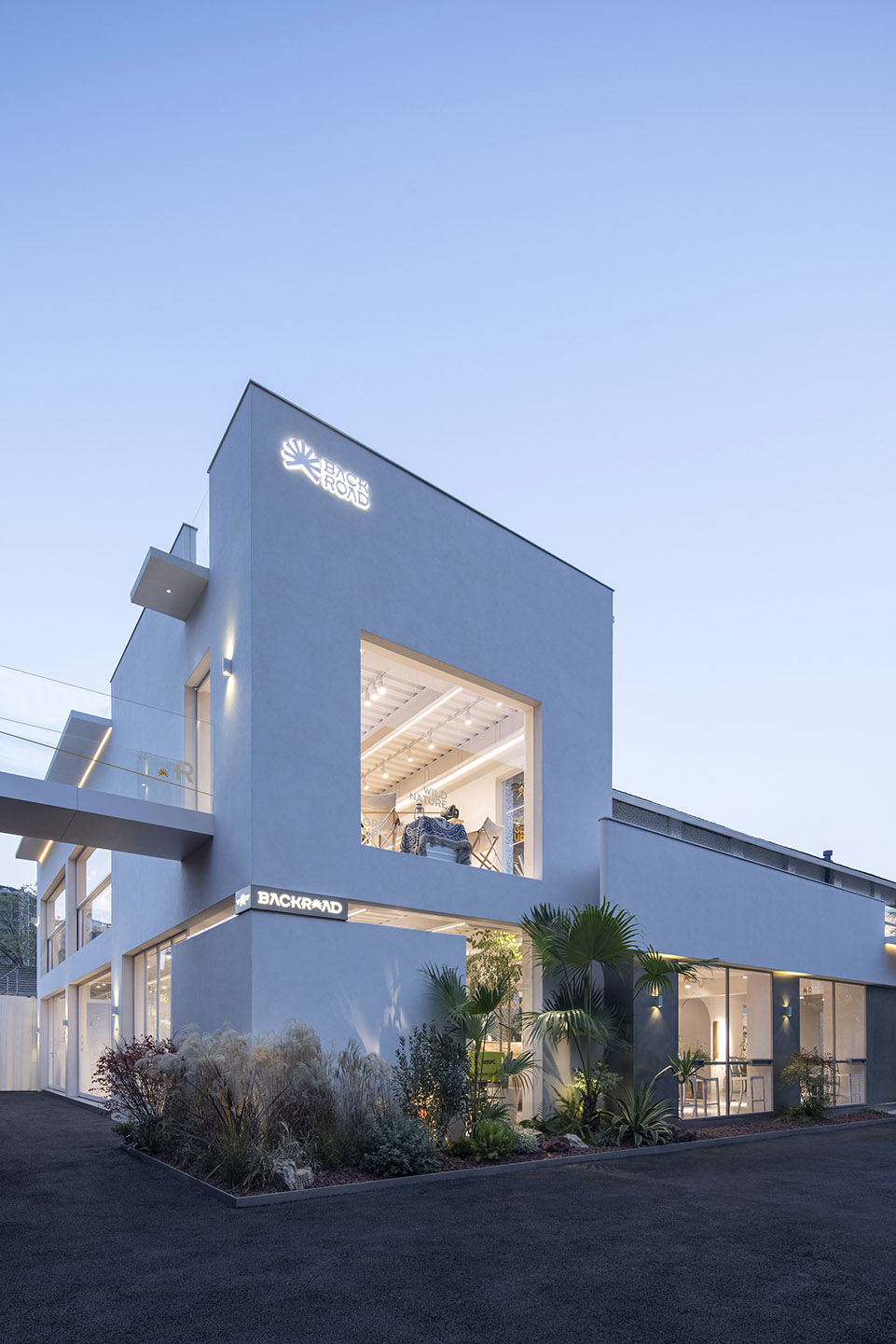 BACKROAD Outdoor collection shop by Hangzhou Guantang Interior Design ...