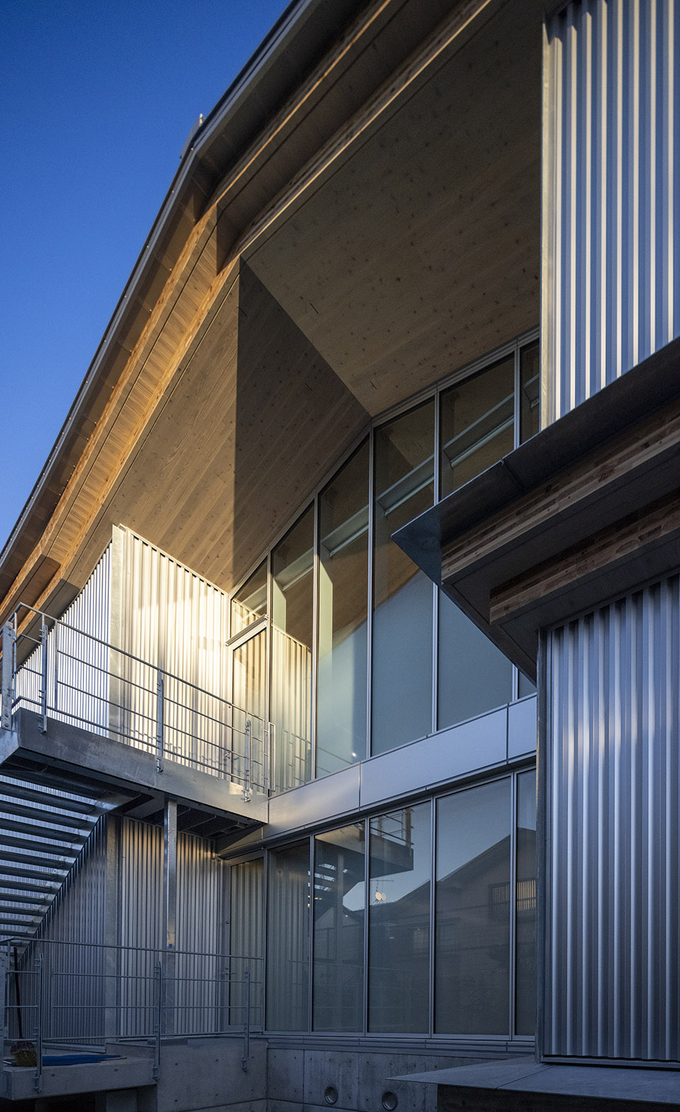 Showa Gakuin Elementary School West Wing by Nikken Sekkei Ltd - 谷德设计网