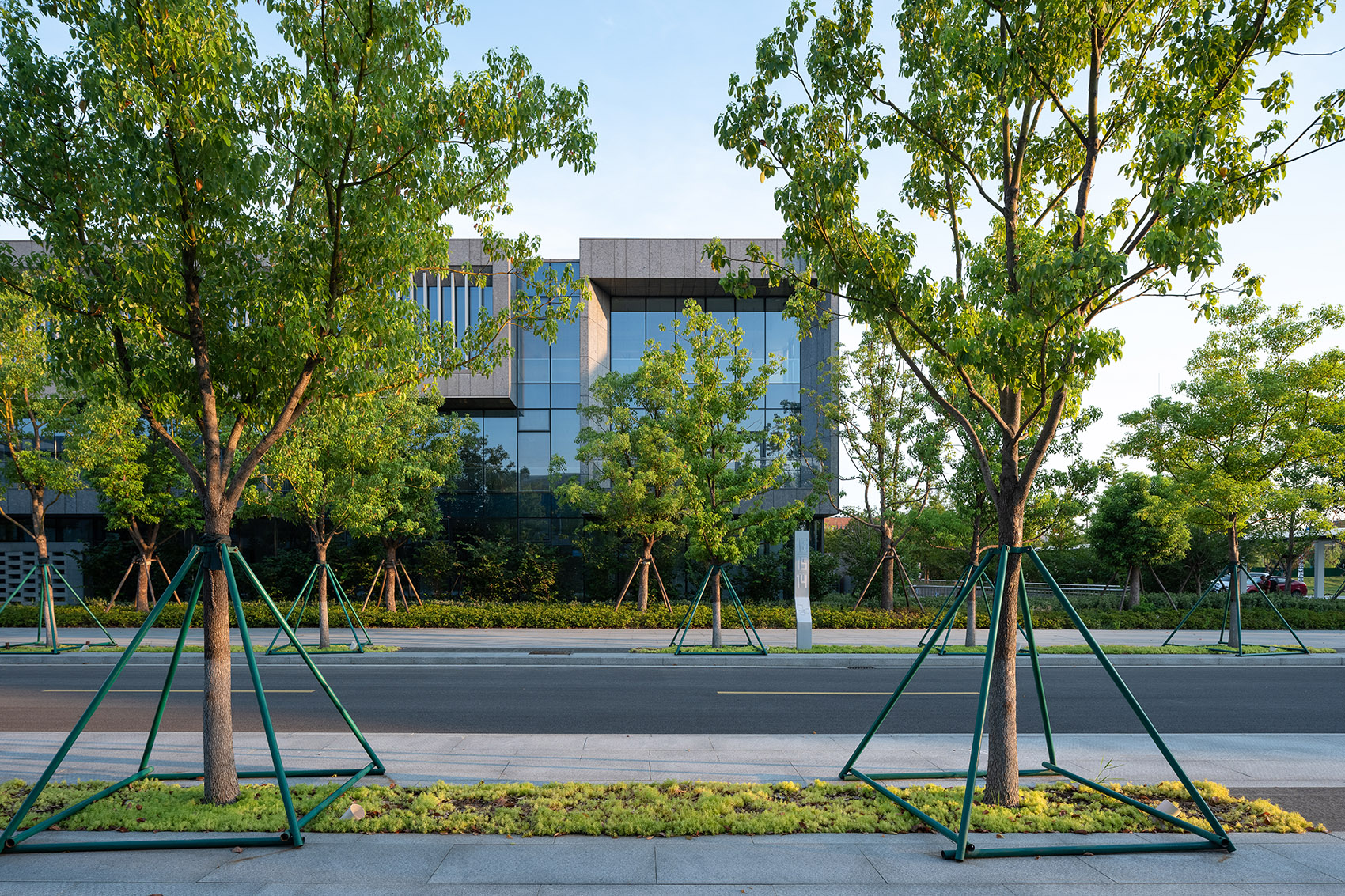 North Office Park of Zhejiang University International Campus in ...