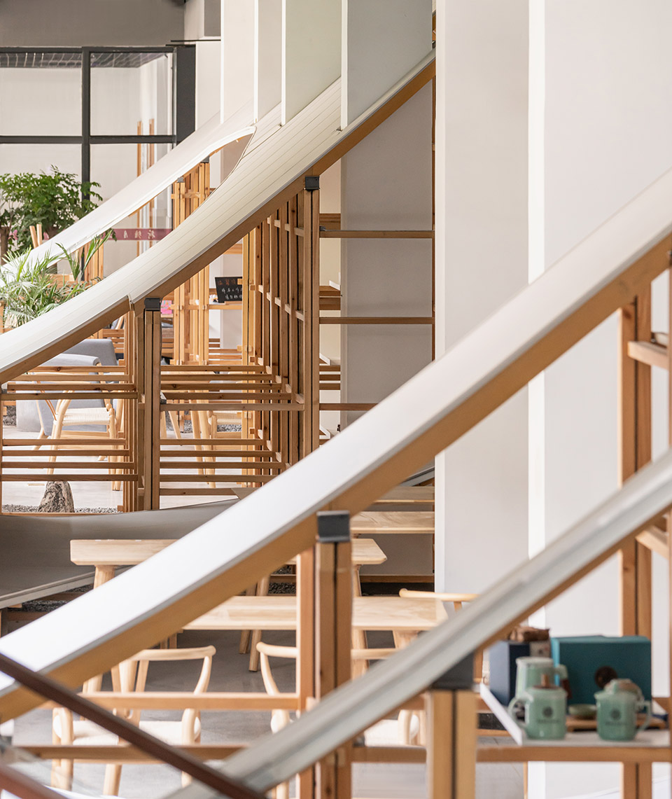 “Book mountain” — Xinhua bookstore by Ray & Emilio studio - 谷德设计网