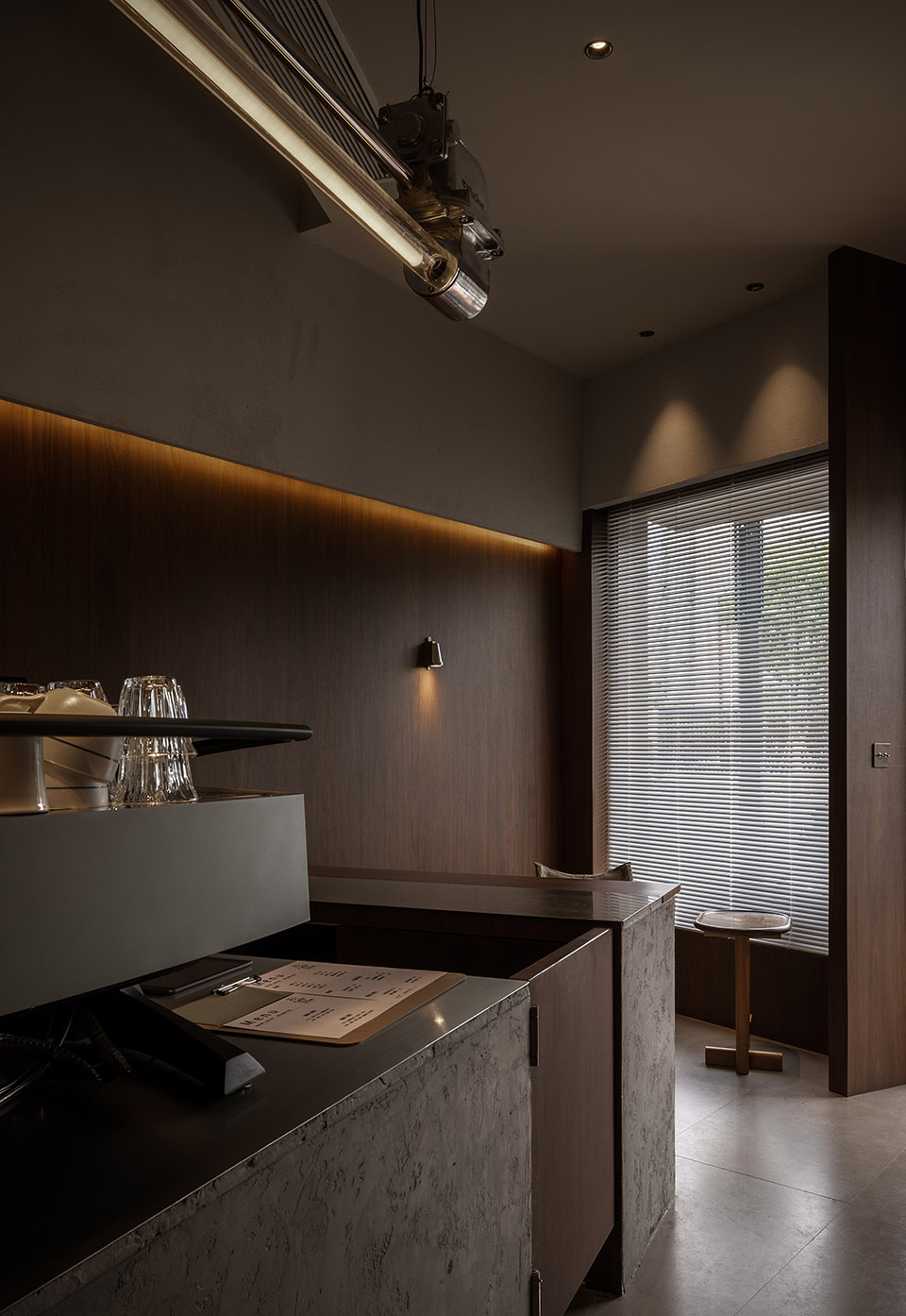 Vertical coffee shop by Nine Pick Design - 谷德设计网