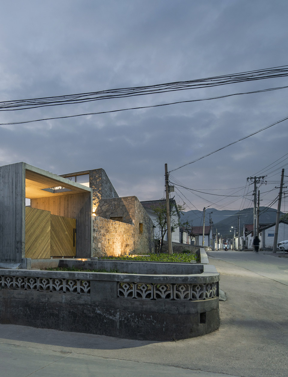 Folding Roof Courtyard, China by MAT Office - 谷德设计网