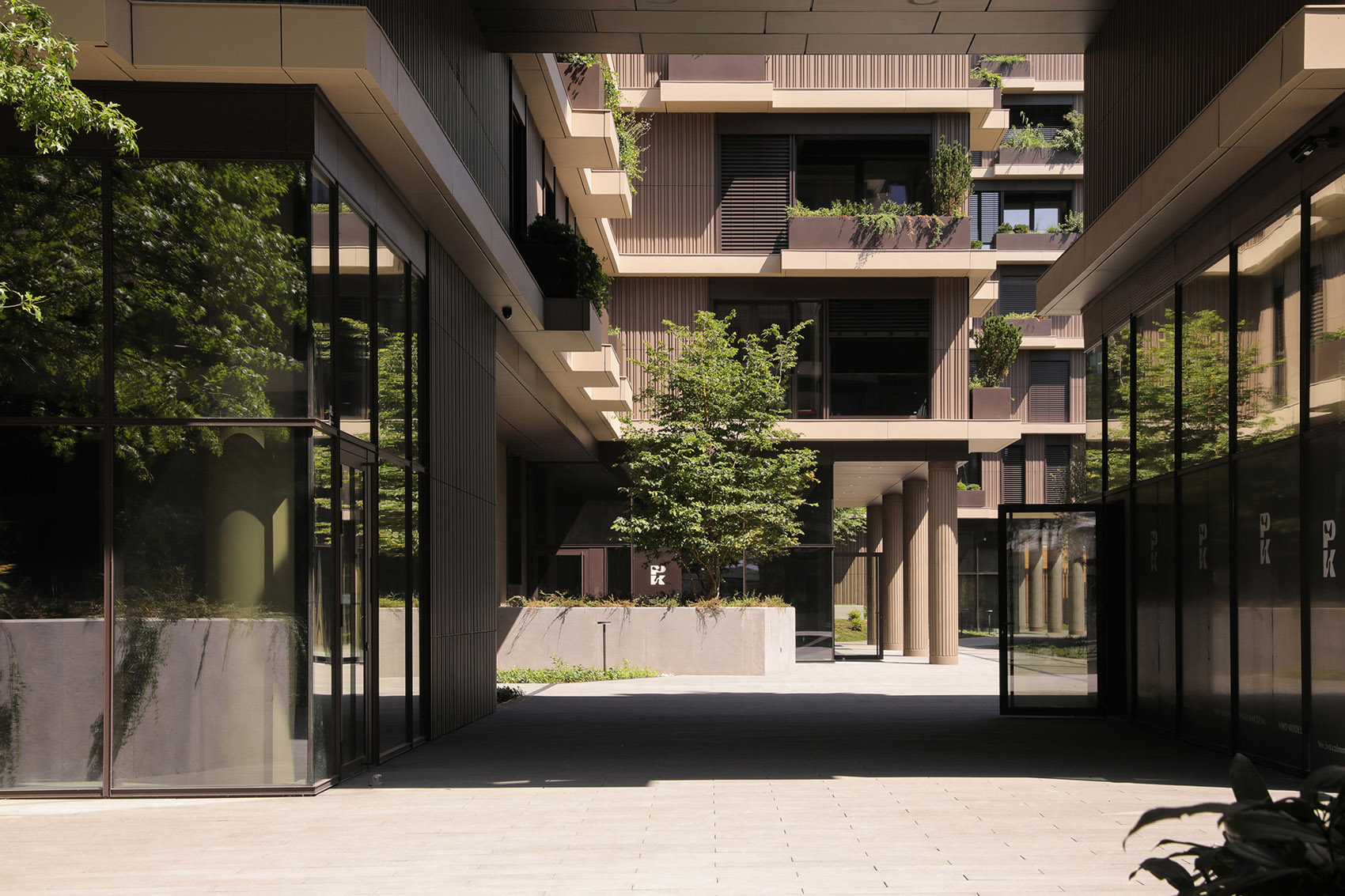 Residential Block Park Kneževa by 3LHD - 谷德设计网