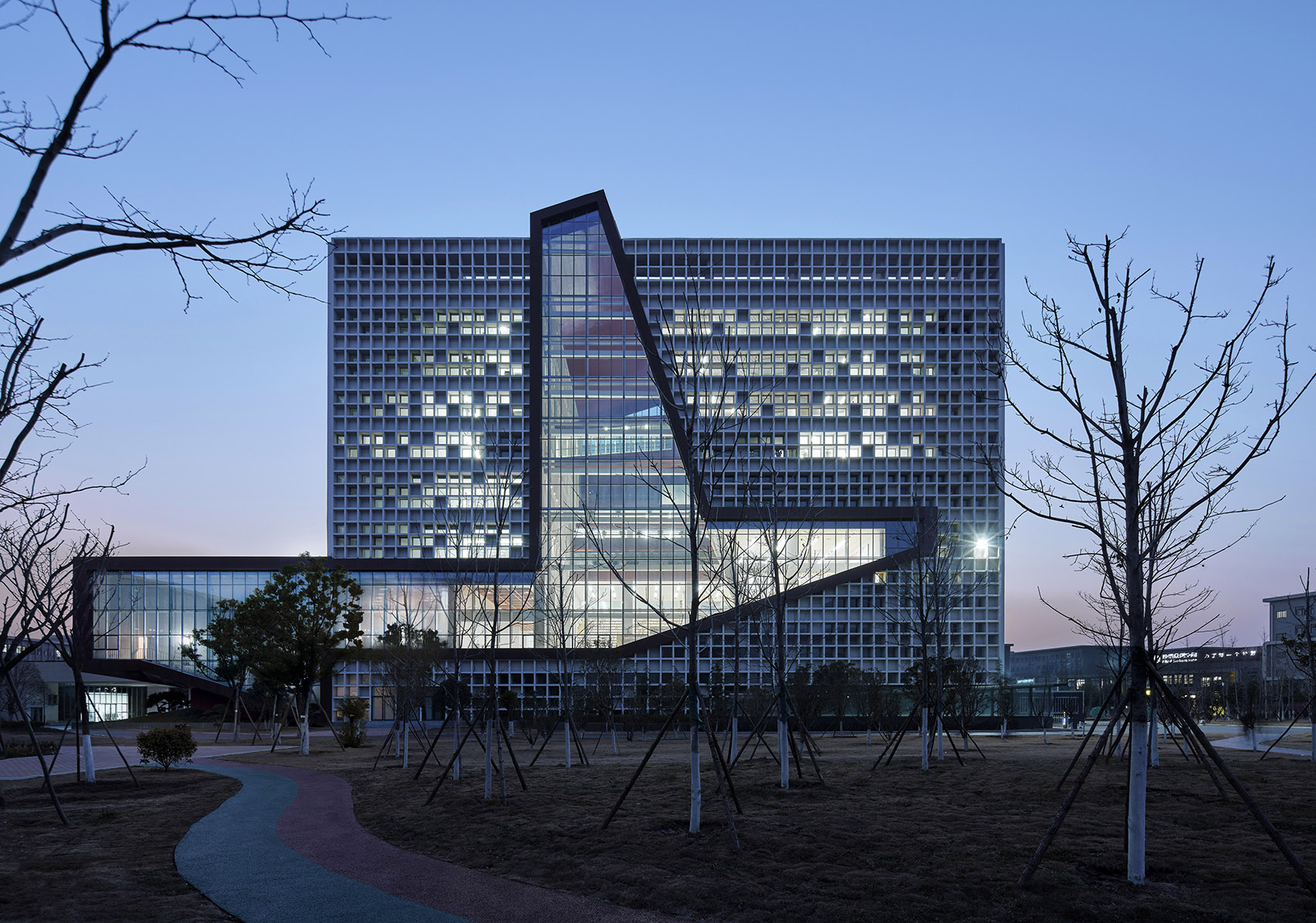 Luohe Food Vocational College Library Information Comprehensive ...