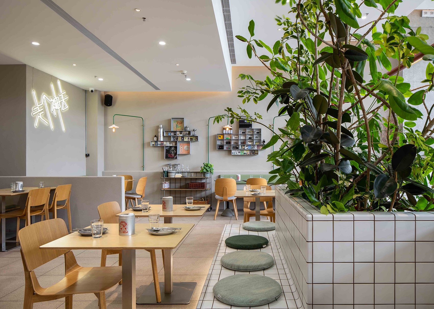 Head in the Clouds 2.0 All Day Brunch Restaurant by STUDIO DOHO - 谷德设计网