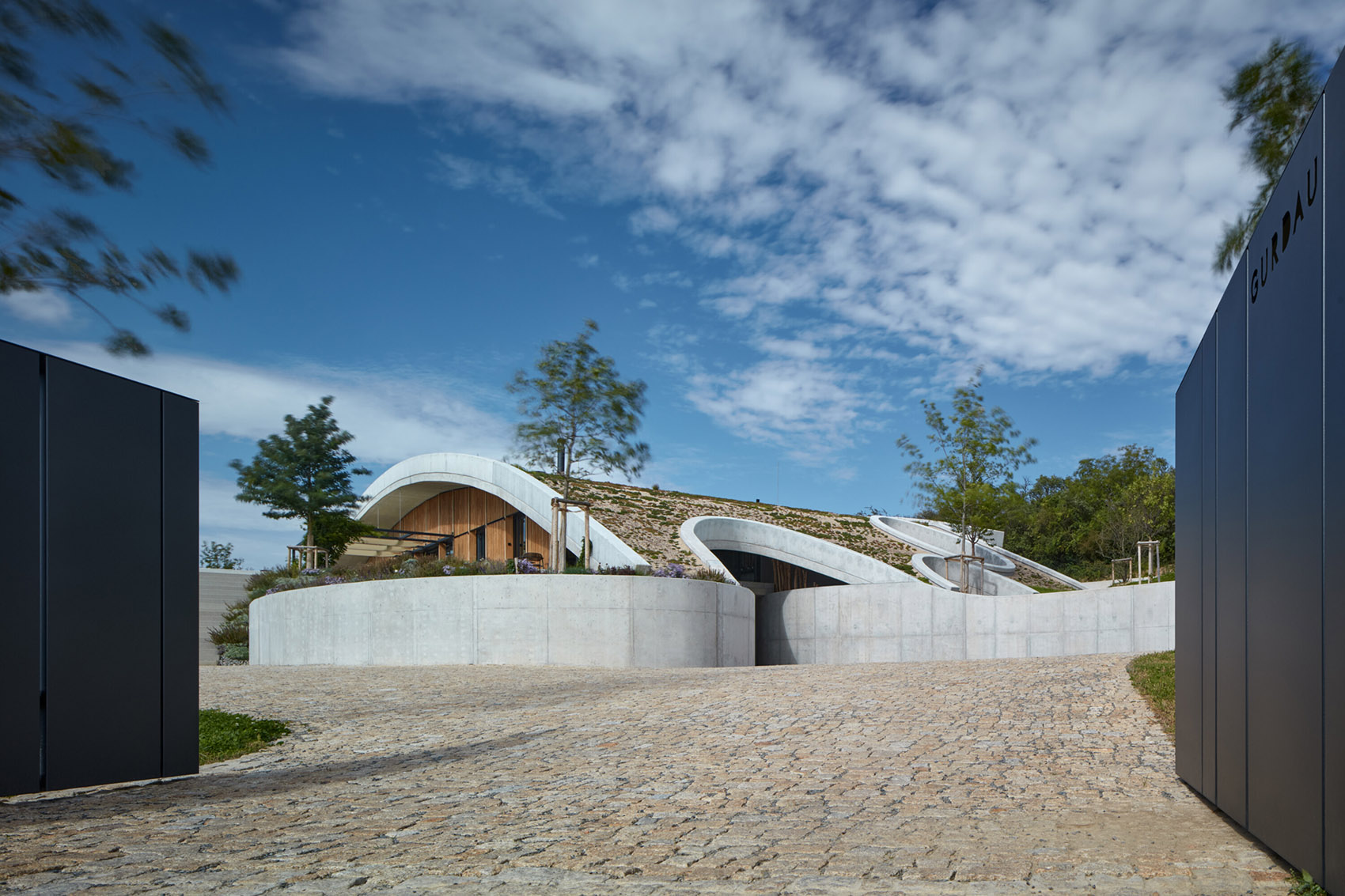 Gurdau Winery by Aleš Fiala - 谷德设计网