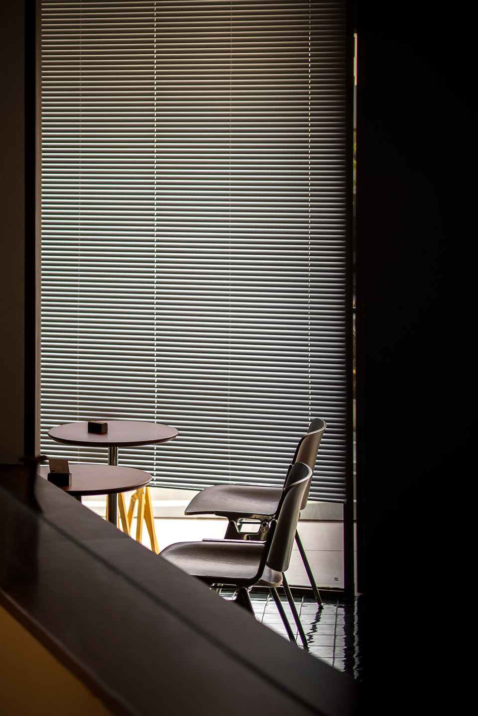 Vertical coffee shop by Nine Pick Design - 谷德设计网