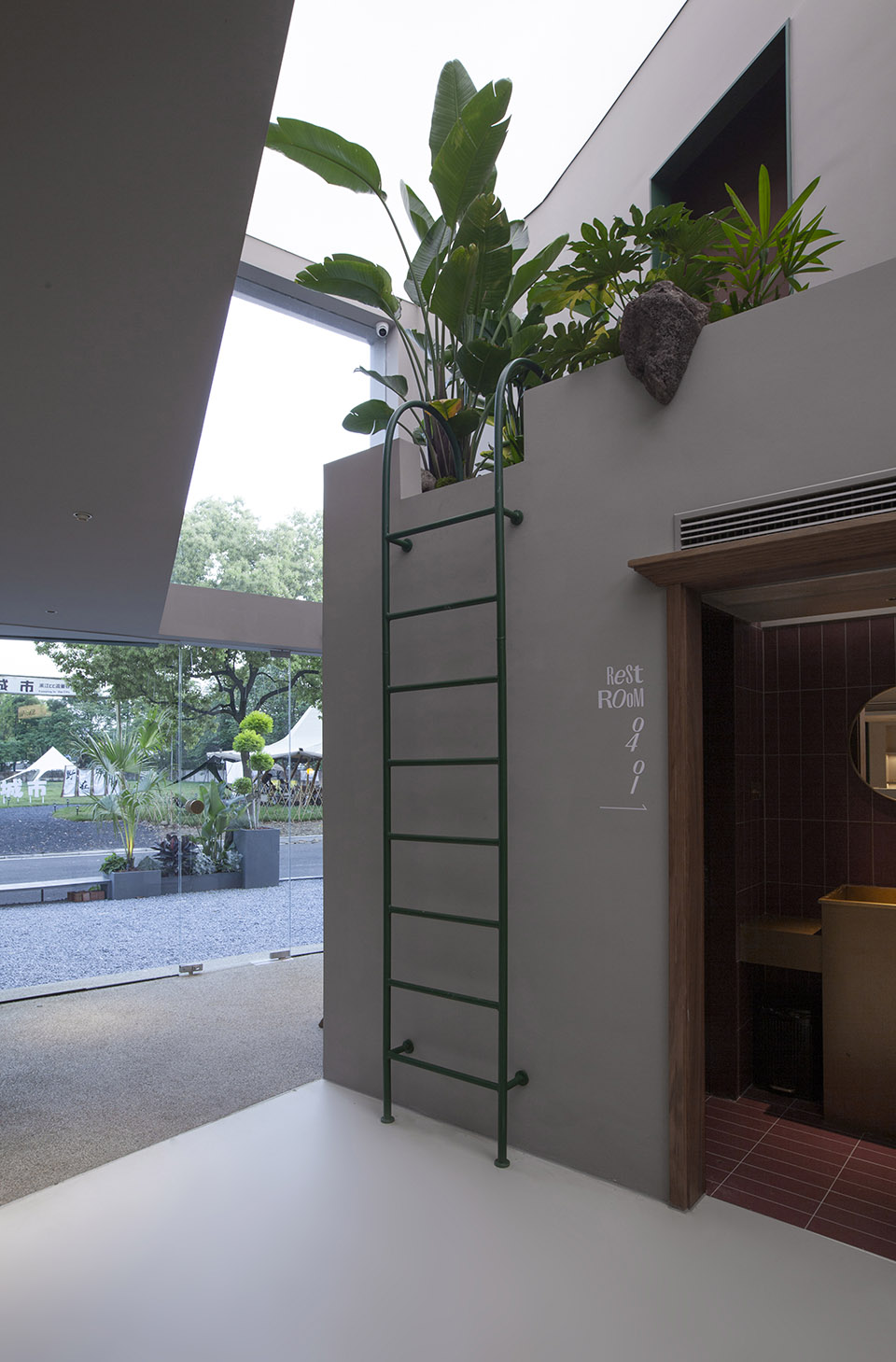 OPEN THE DOOR Art bookstore by WILD DESIGN X SIX ONE ZERO - 谷德设计网