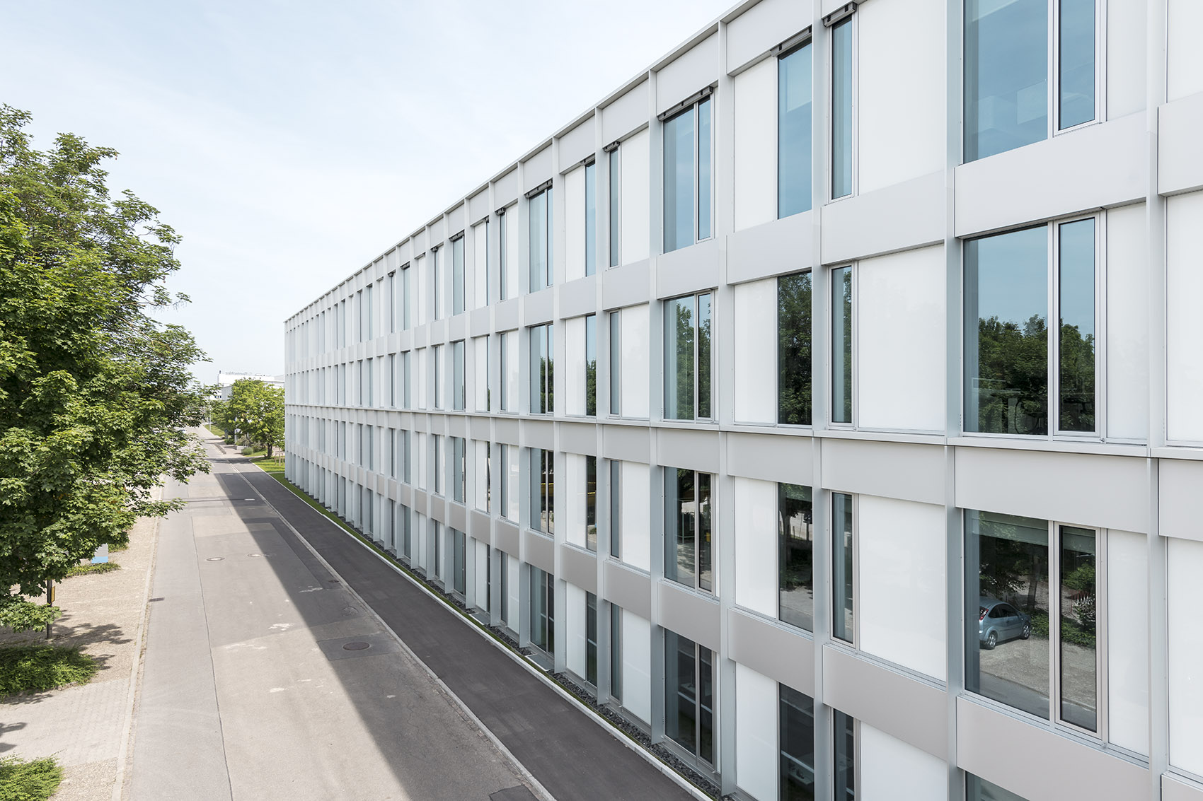 Uhlmann Office Building by Barkow Leibinger - 谷德设计网