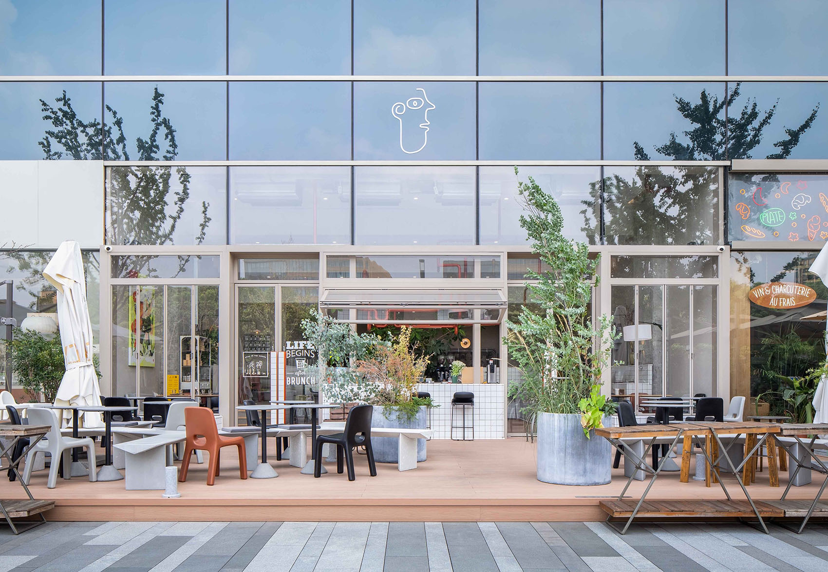 Head in the Clouds 2.0 All Day Brunch Restaurant by STUDIO DOHO - 谷德设计网