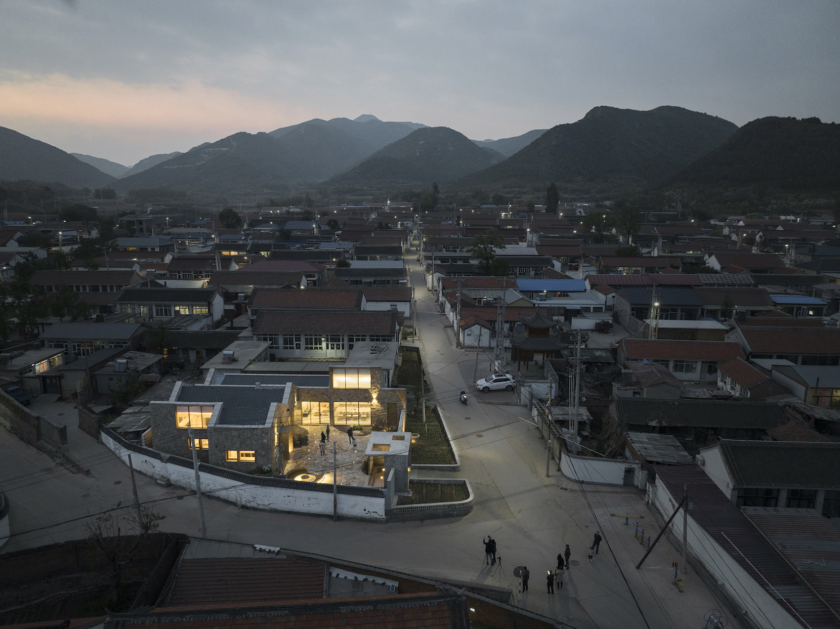 Folding Roof Courtyard, China by MAT Office - 谷德设计网