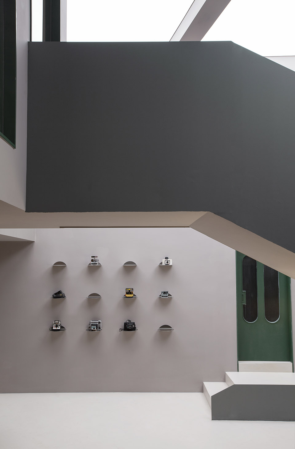 OPEN THE DOOR Art bookstore by WILD DESIGN X SIX ONE ZERO - 谷德设计网