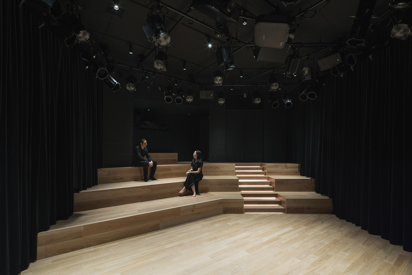 MURASAKI PENGUIN PROJECT TOTSUKA by Kengo Kuma and Associates - 谷德设计网