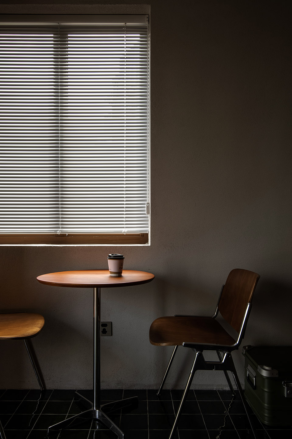 Vertical coffee shop by Nine Pick Design - 谷德设计网