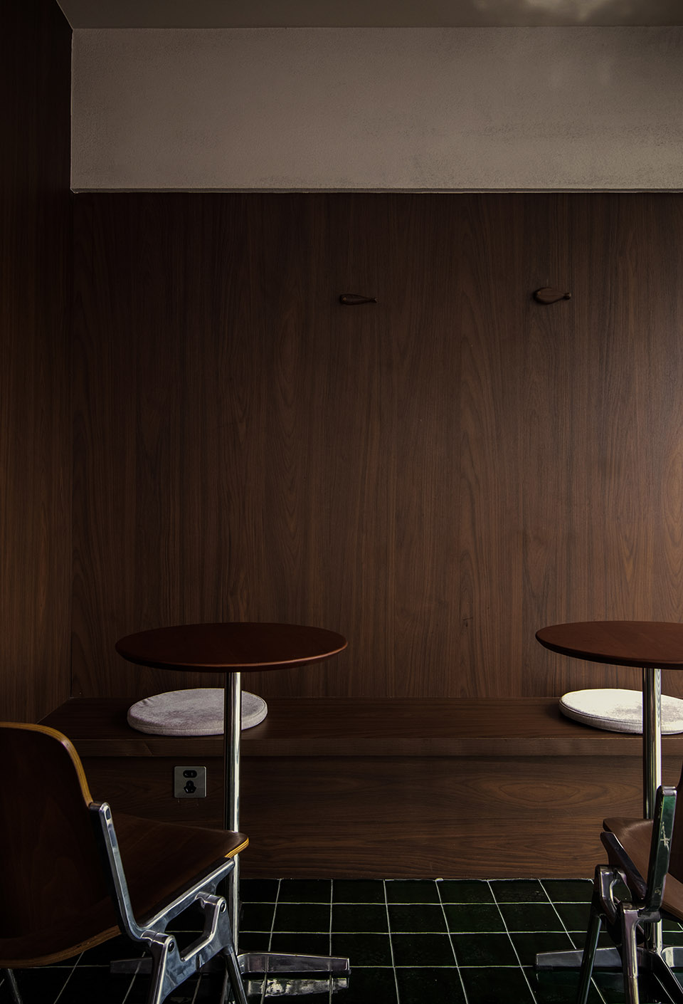 Vertical coffee shop by Nine Pick Design - 谷德设计网