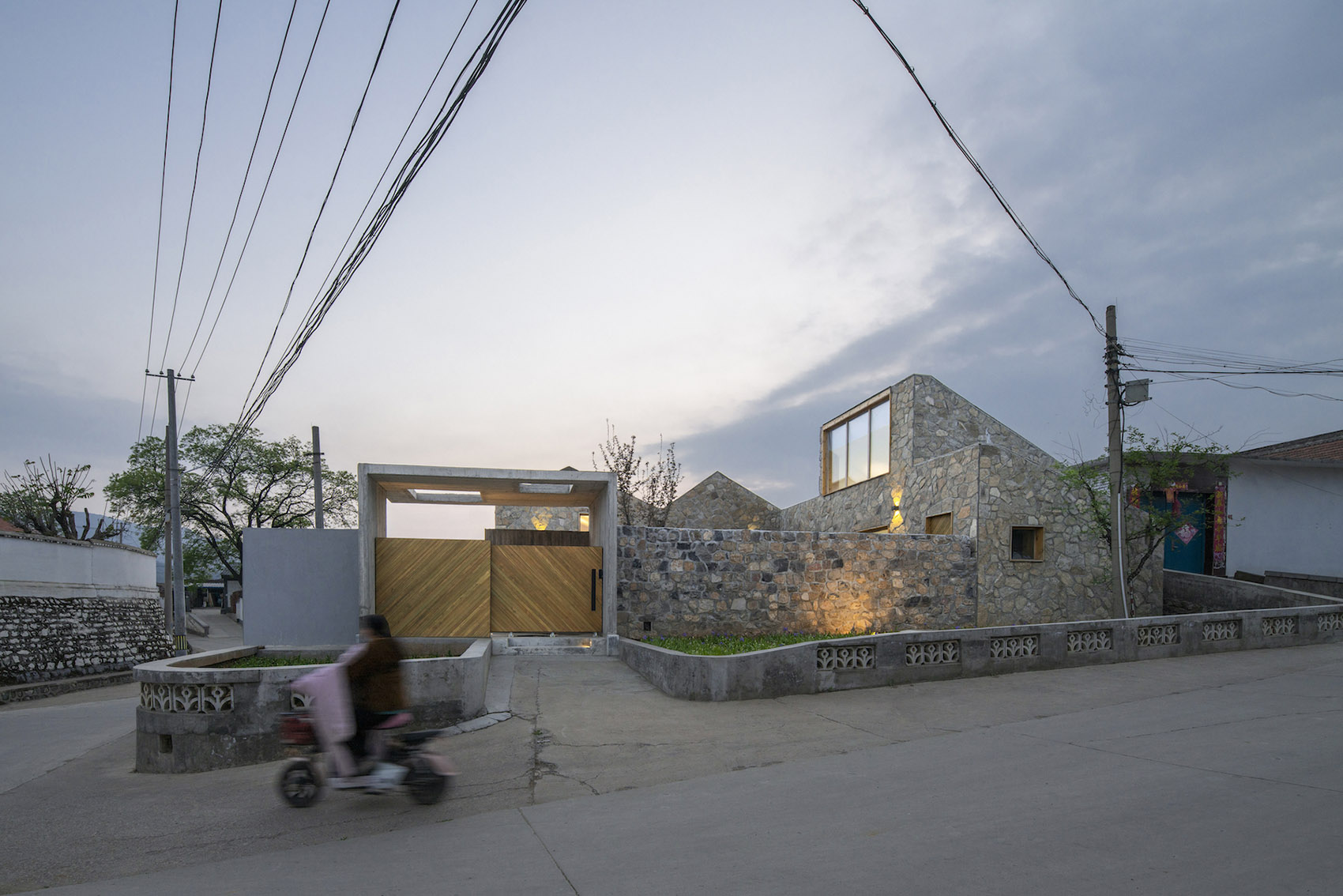 Folding Roof Courtyard, China by MAT Office - 谷德设计网