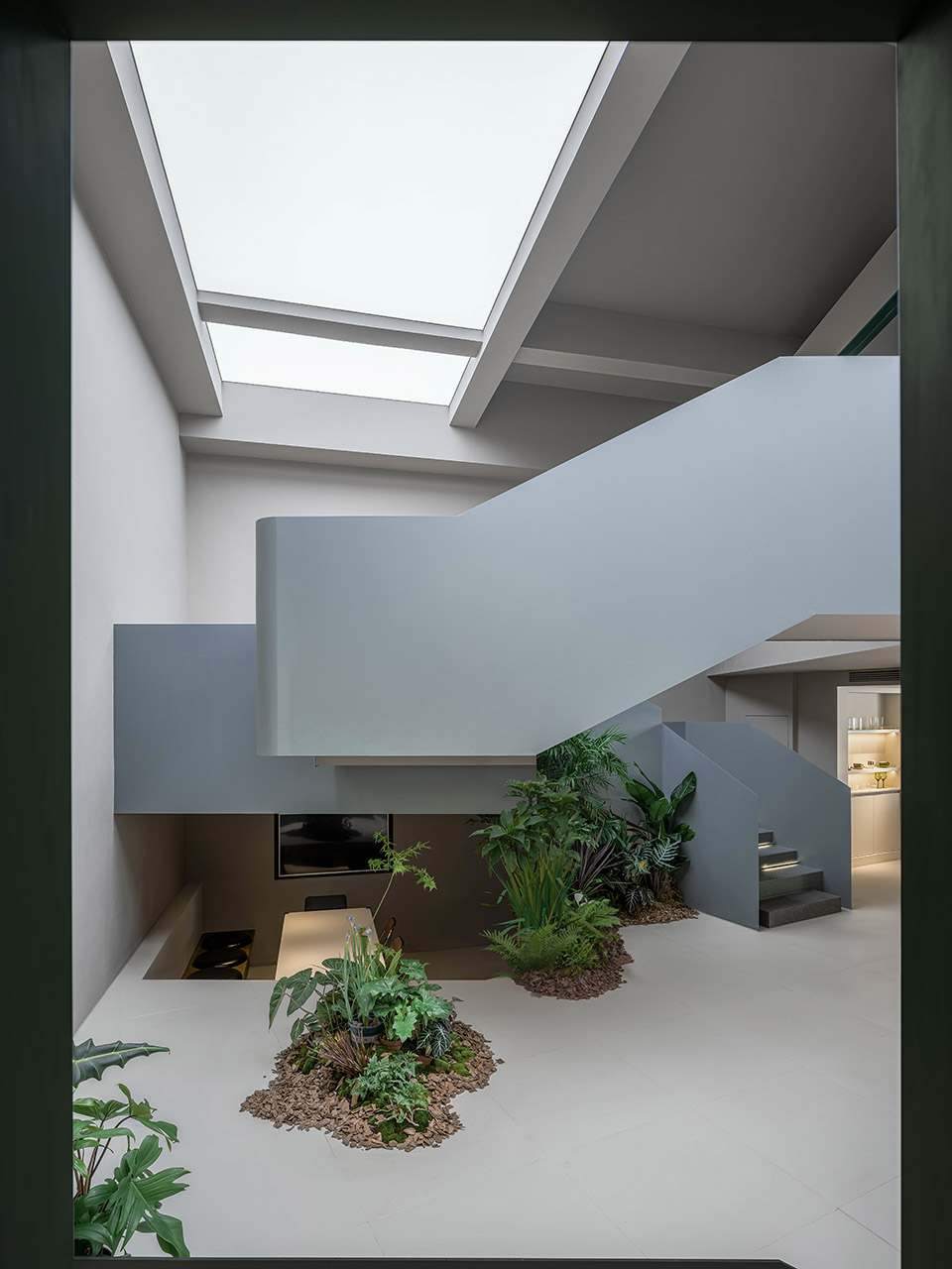 OPEN THE DOOR Art bookstore by WILD DESIGN X SIX ONE ZERO - 谷德设计网