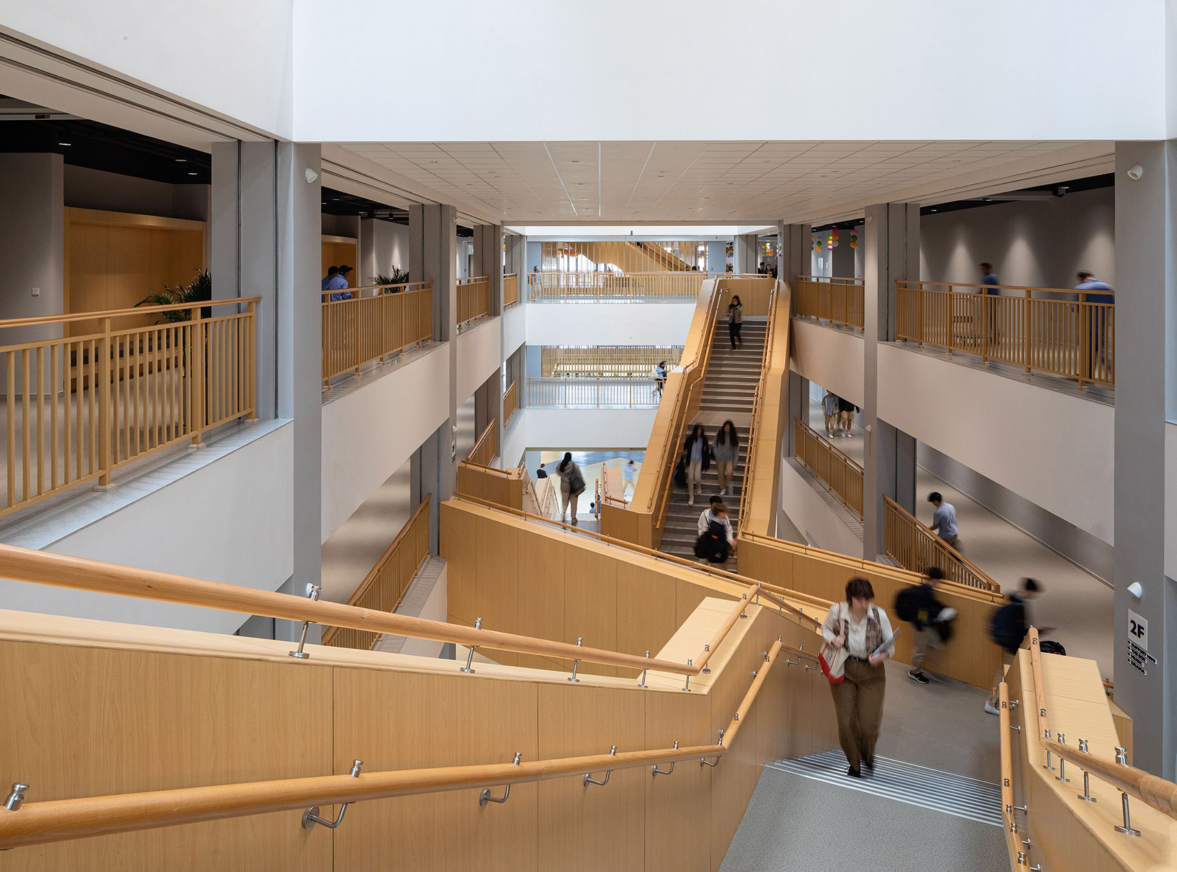 Hangzhou International School (HIS) by Zhu Peidong-line+ studio & gad - 谷德设计网