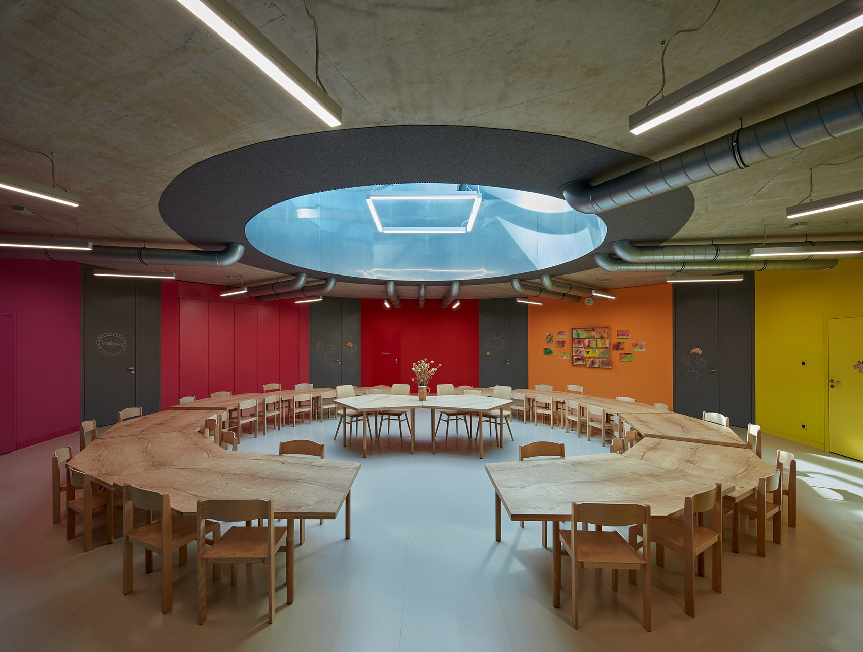 Kindergartens Treperka and Waldorf Semily by MTA - 谷德设计网