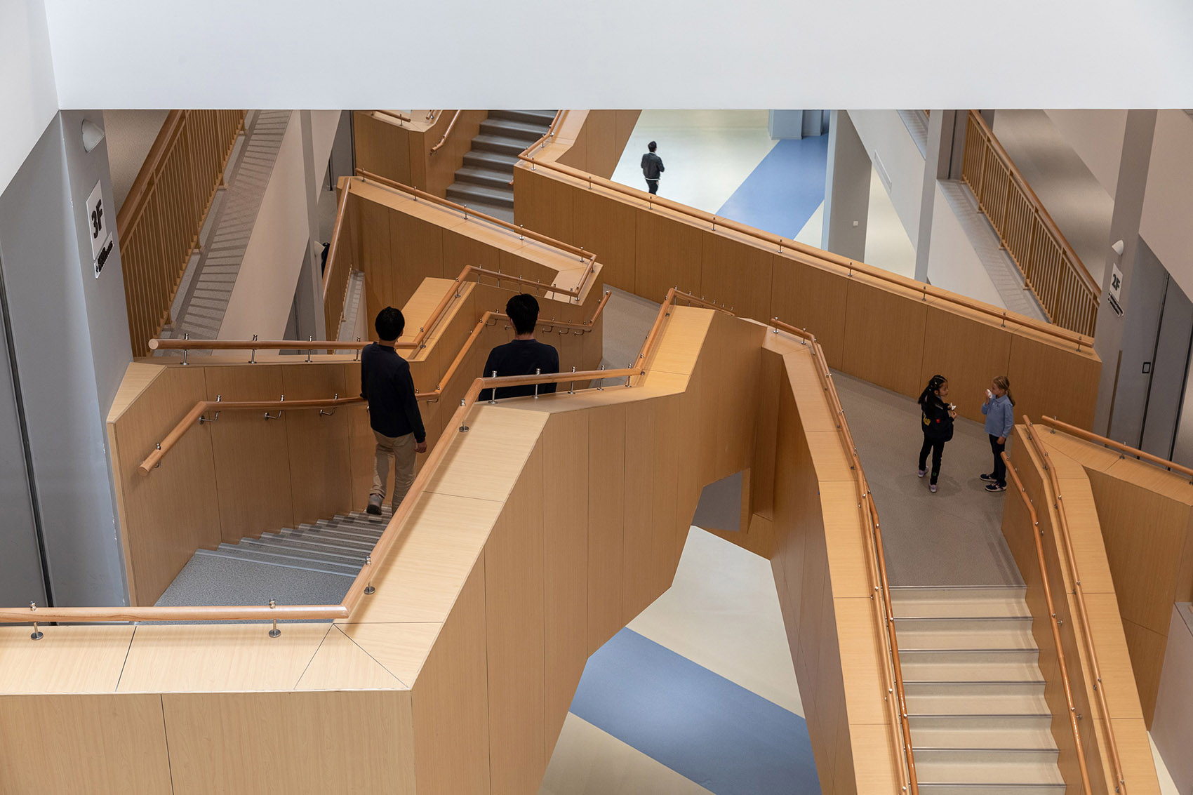 Hangzhou International School (HIS) by Zhu Peidong-line+ studio & gad - 谷德设计网