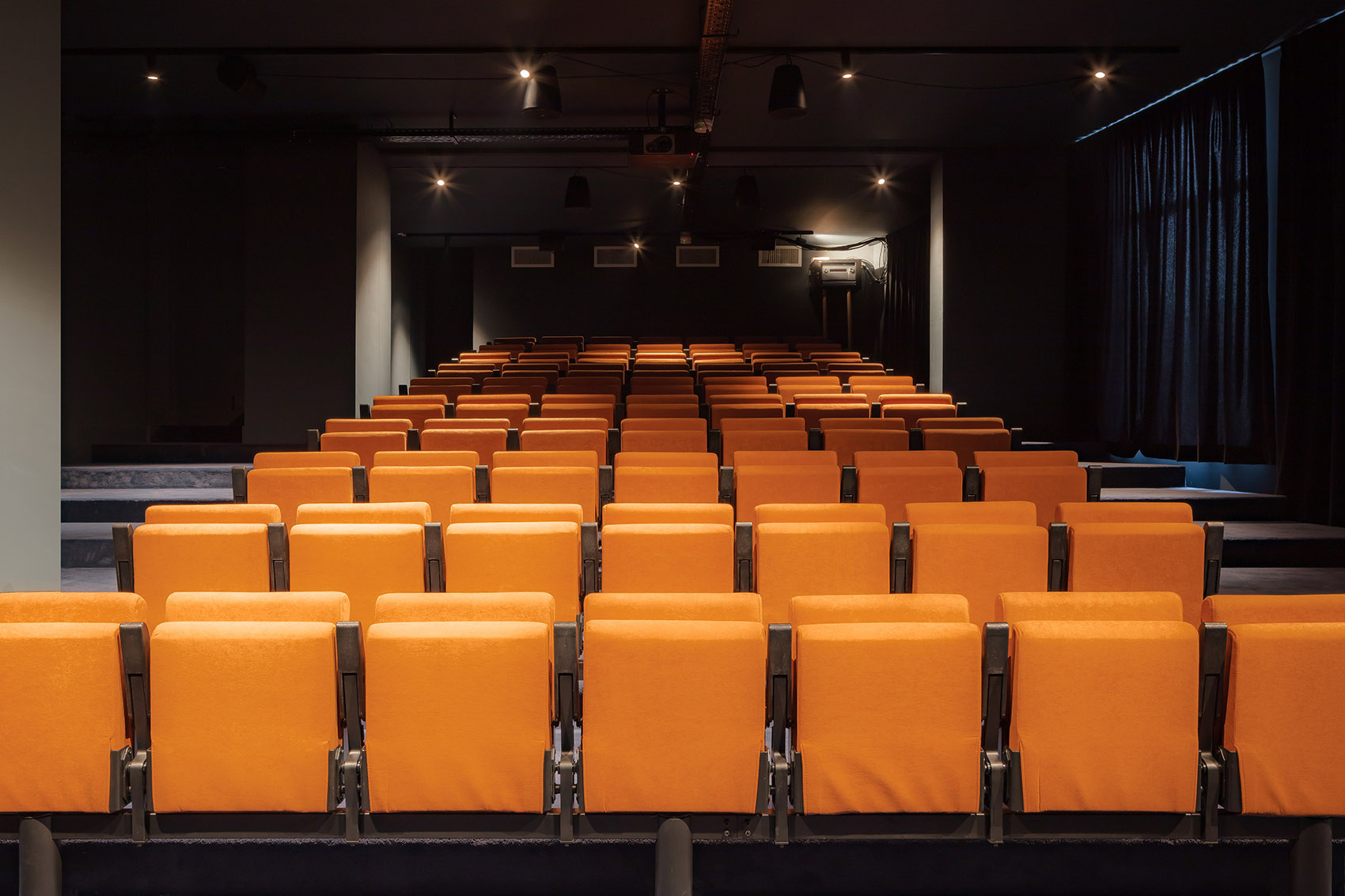 Jonas’ building by Orange Architects - 谷德设计网