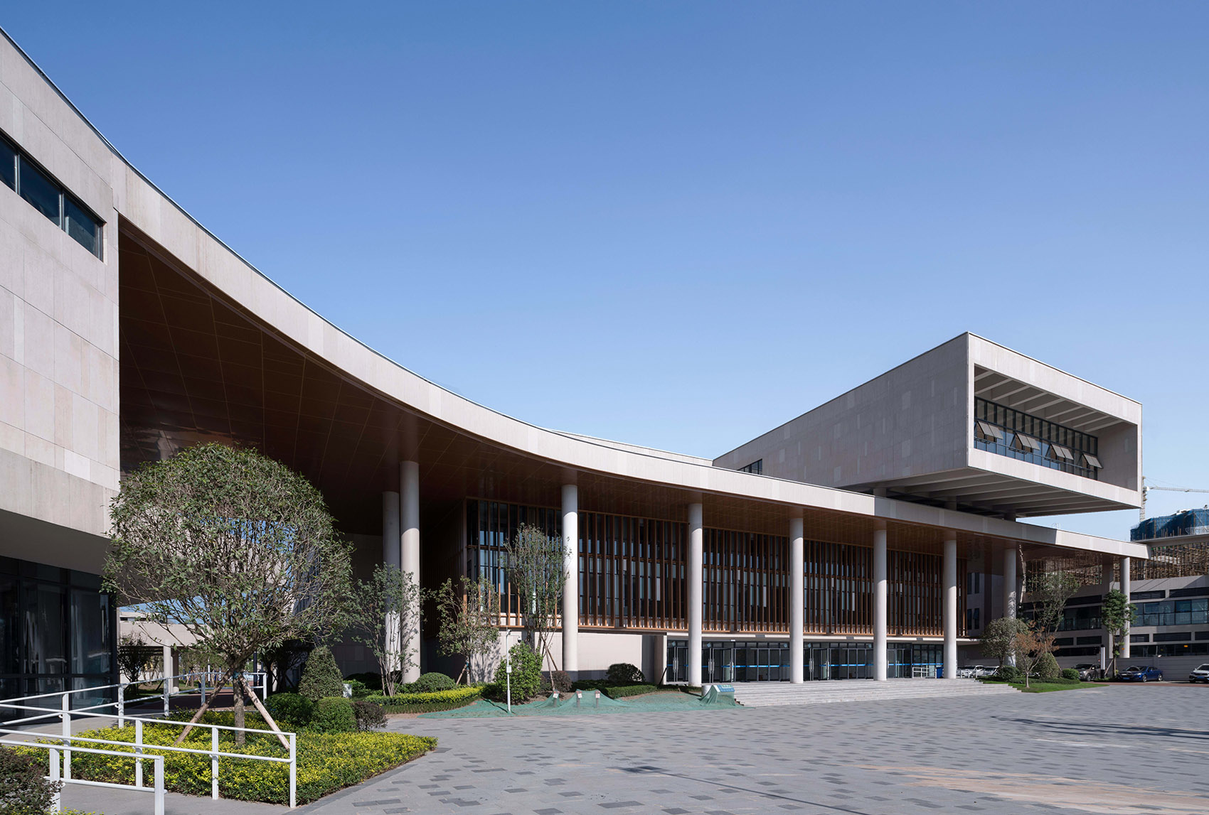 Renshou Campus of Chengdu Foreign Language School by Rong Zhaohui ...