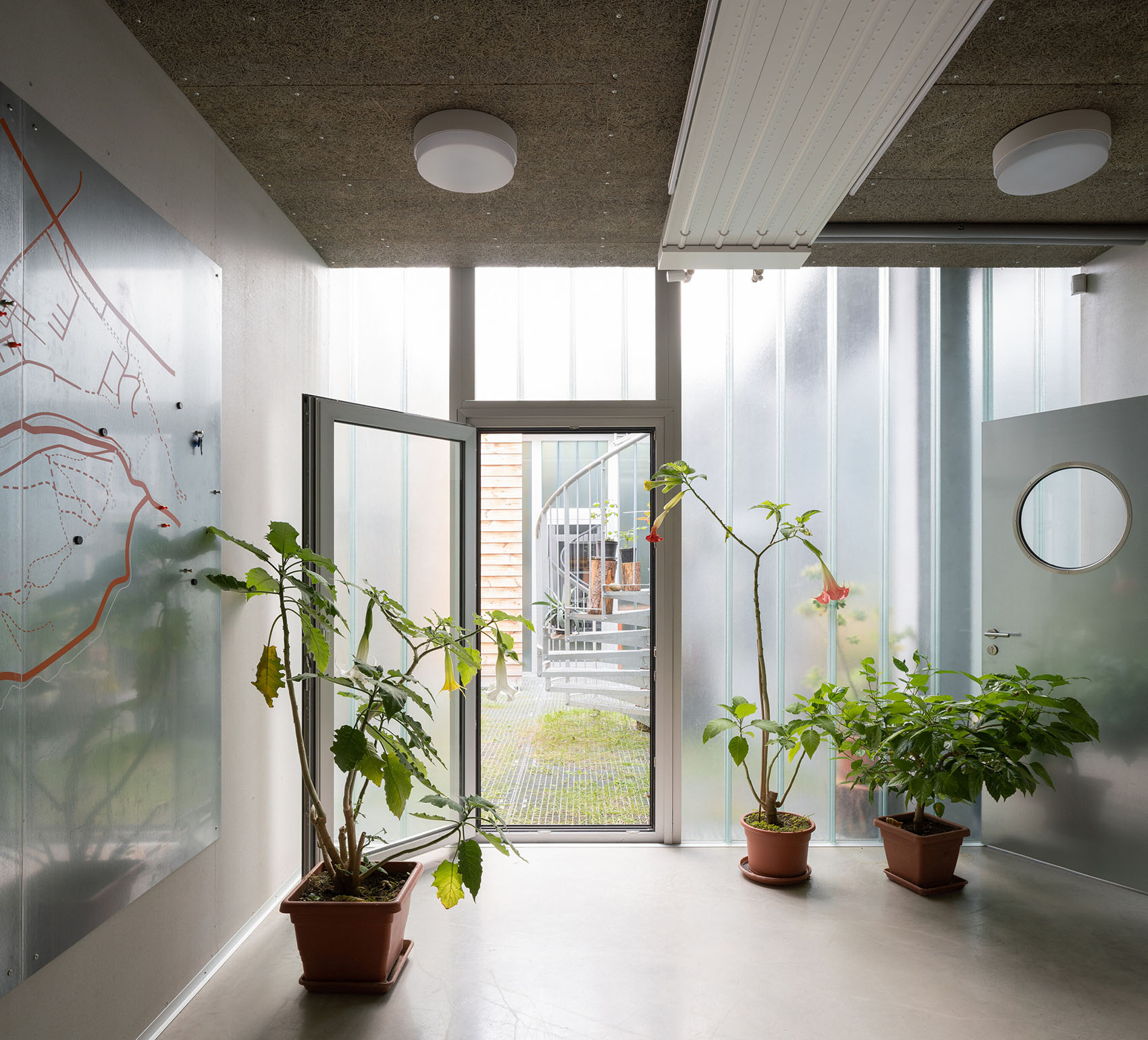 Technical Services Base Lysolaje by PROGRES architekti - 谷德设计网