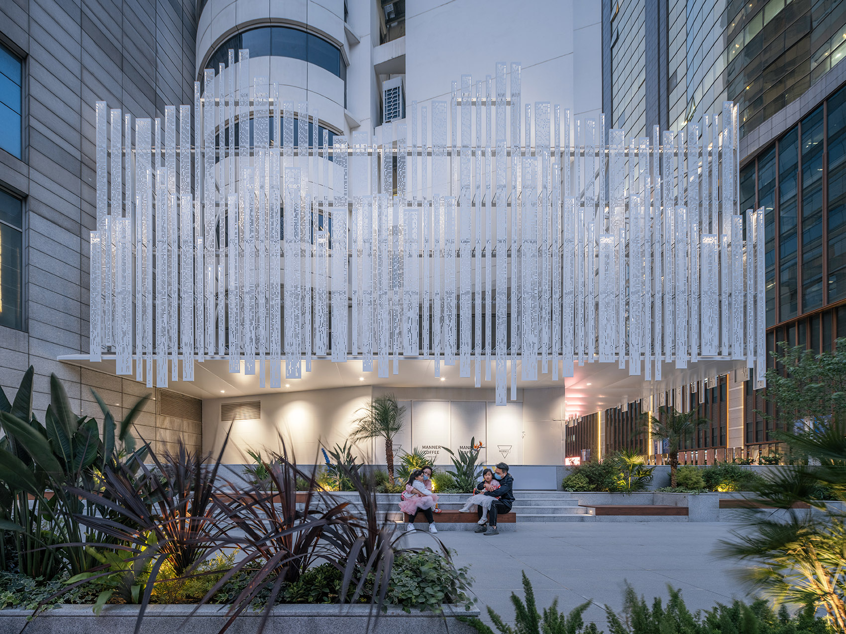 IRON RAIN: The Renovation of DoBe WE@ Shanghai Book City by Wutopia Lab - 谷德设计网