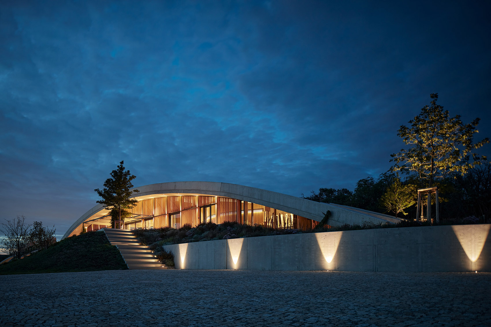 Gurdau Winery by Aleš Fiala - 谷德设计网