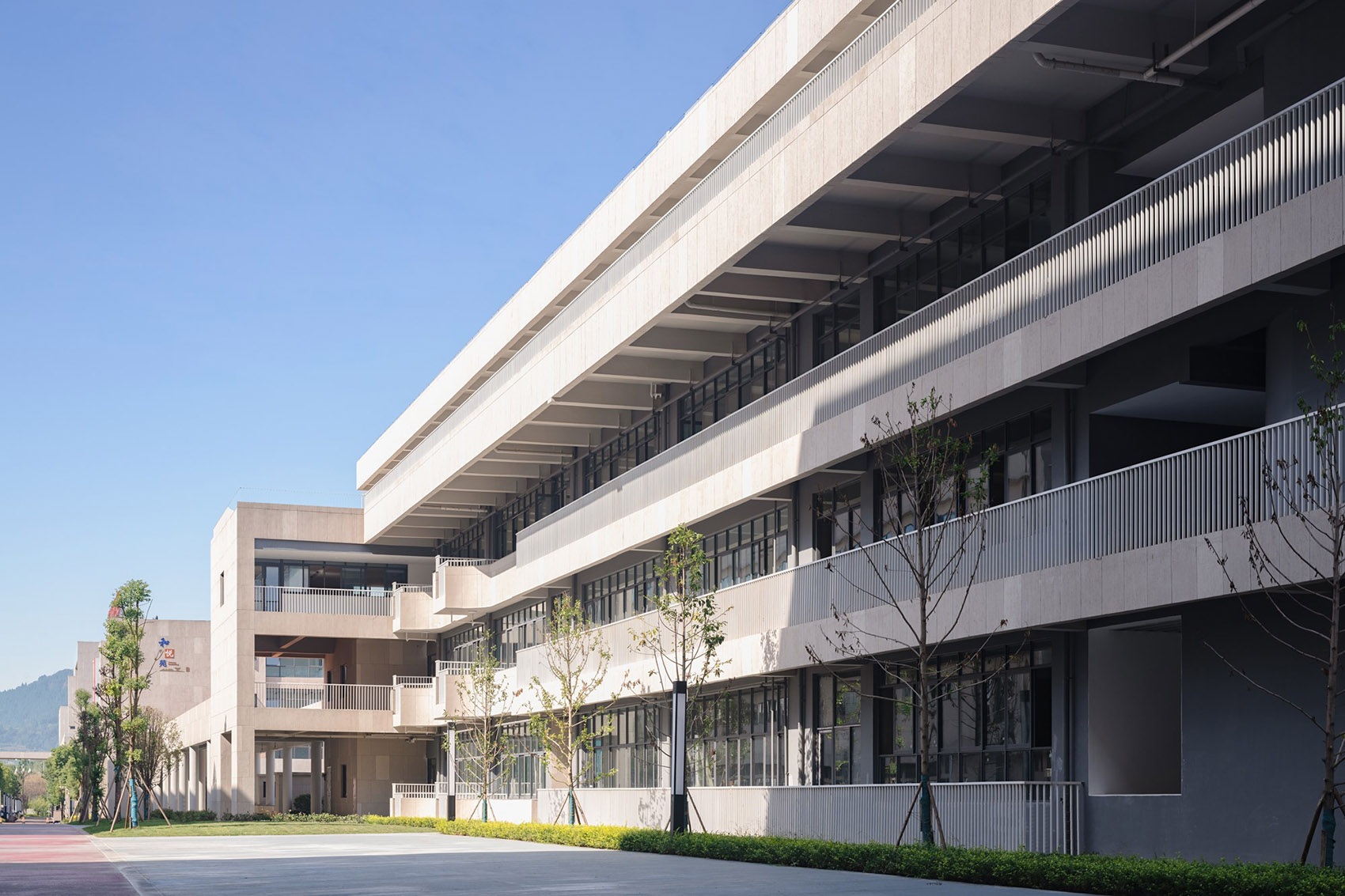 Renshou Campus of Chengdu Foreign Language School by Rong Zhaohui ...