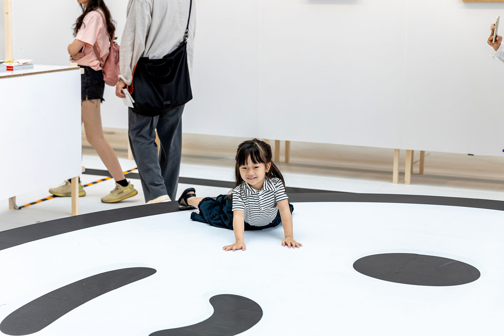 Growing Up: BranD 10th Anniversary Exhibition Design by Daxing Jizi ...